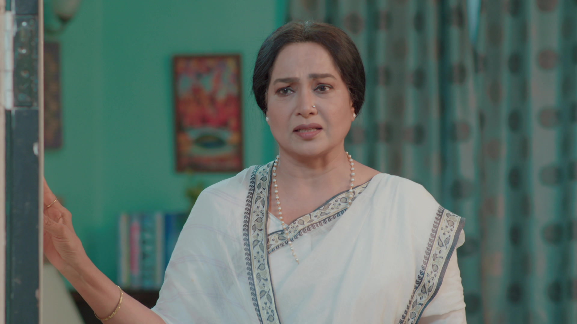 Watch Man Dhaga Dhaga Jodte Nava S1 Episode 445 on JioHotstar