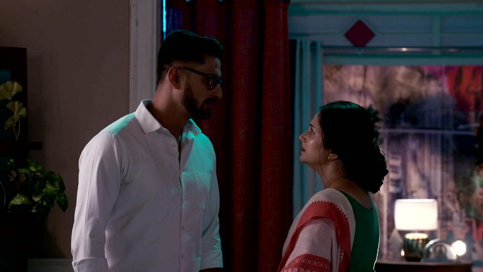 Watch Dui Shalik S1 Episode 200 on JioHotstar