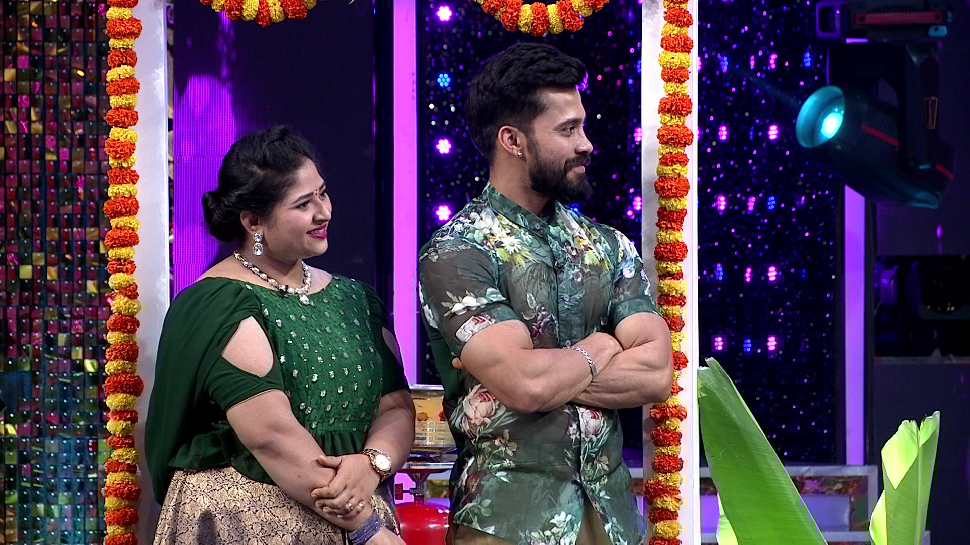 Watch ishmart-jodi only on Watcho