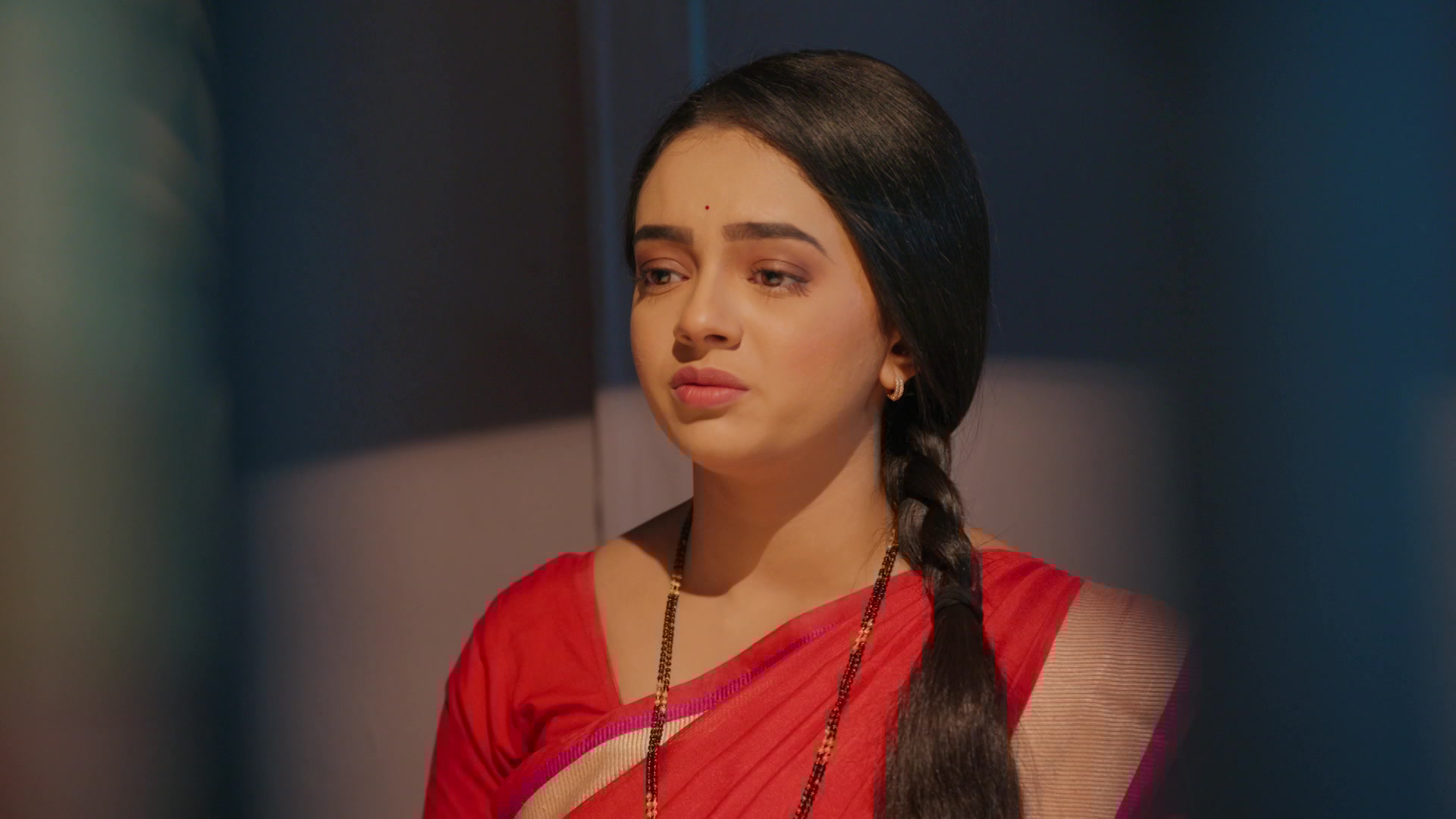 Watch Aboli Episode 1081 on JioHotstar