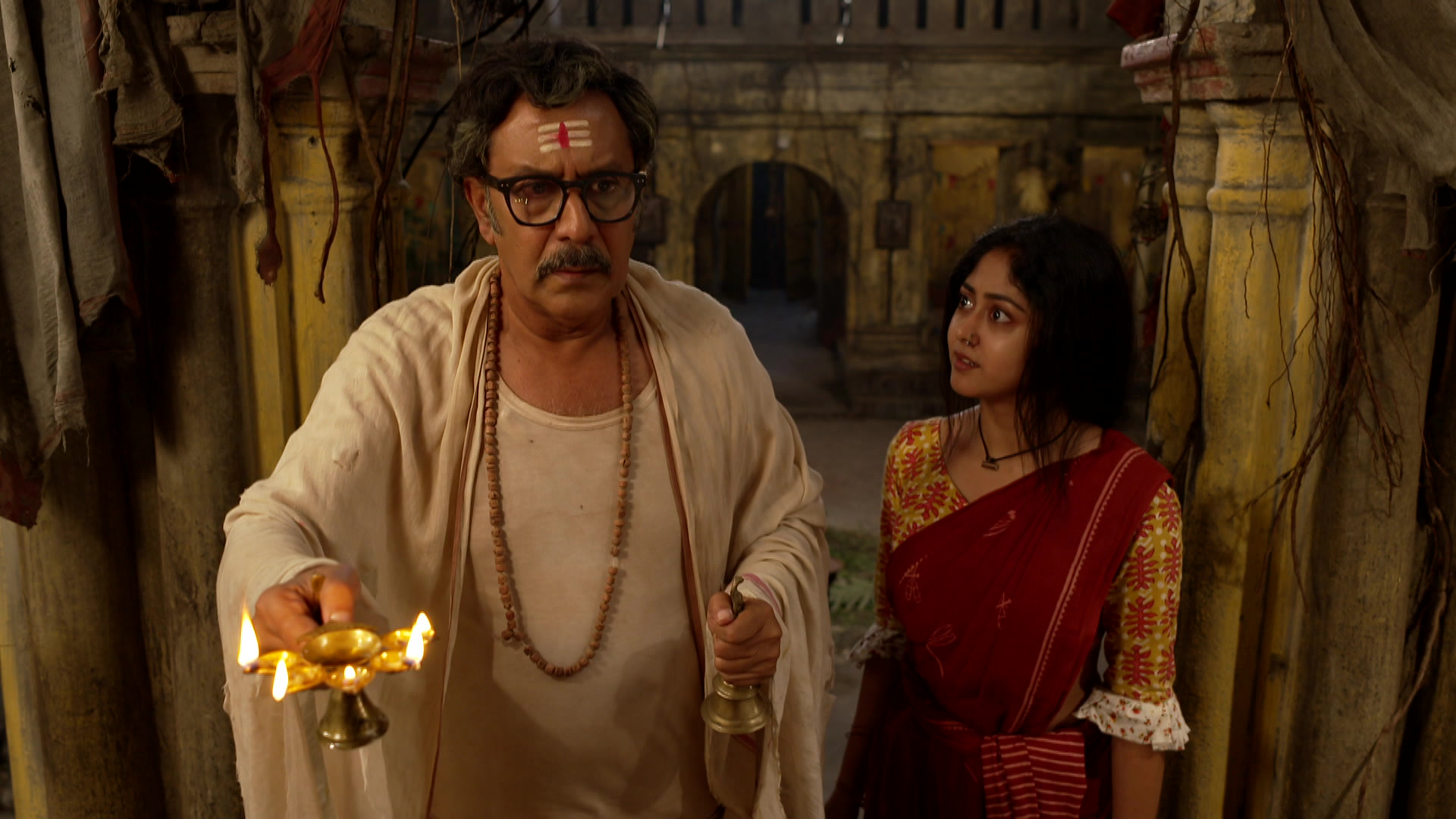 Watch Ponchomi S1 Episode 4 on JioHotstar