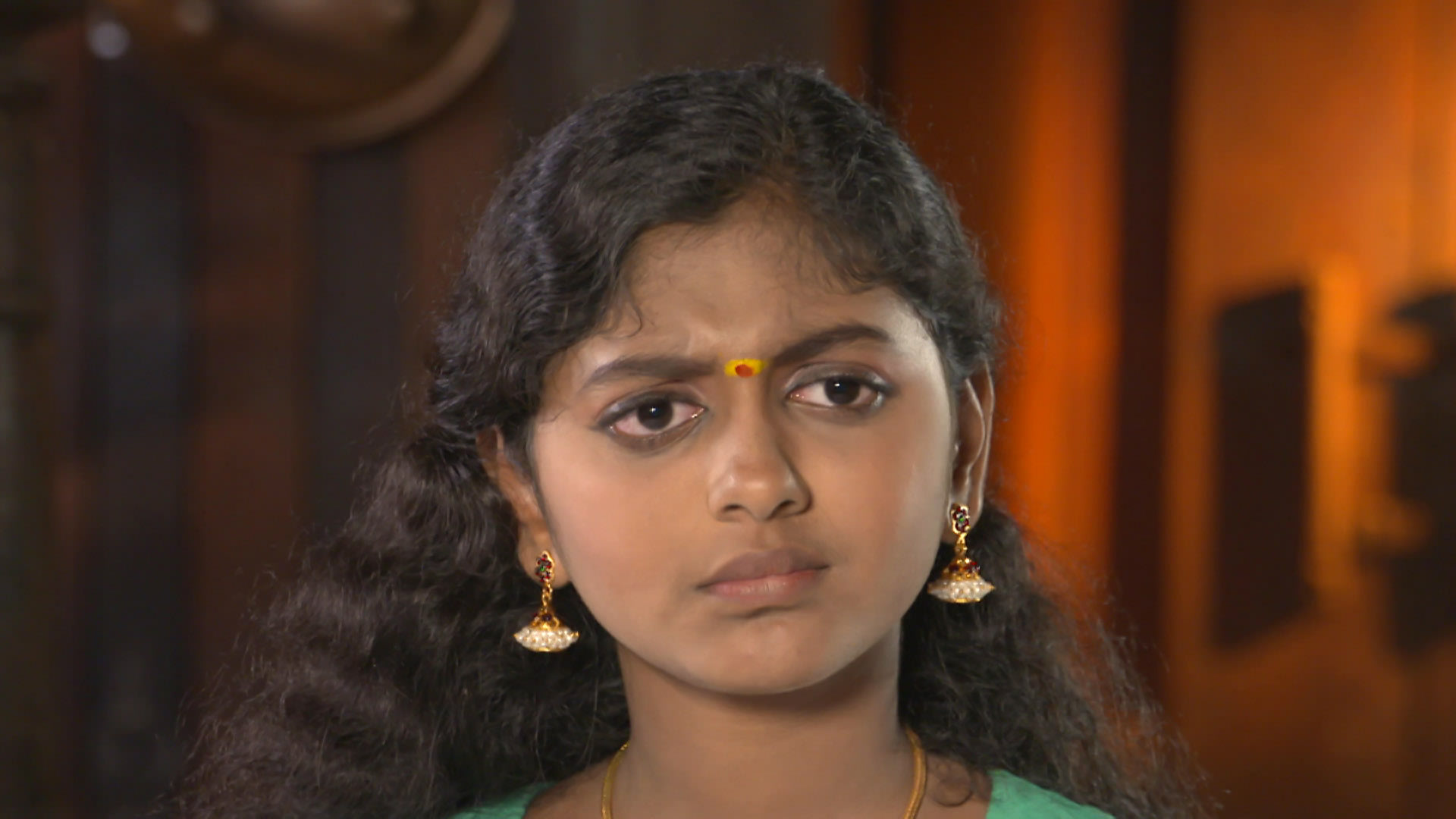 Watch Poonkodi's Stern Decision Online