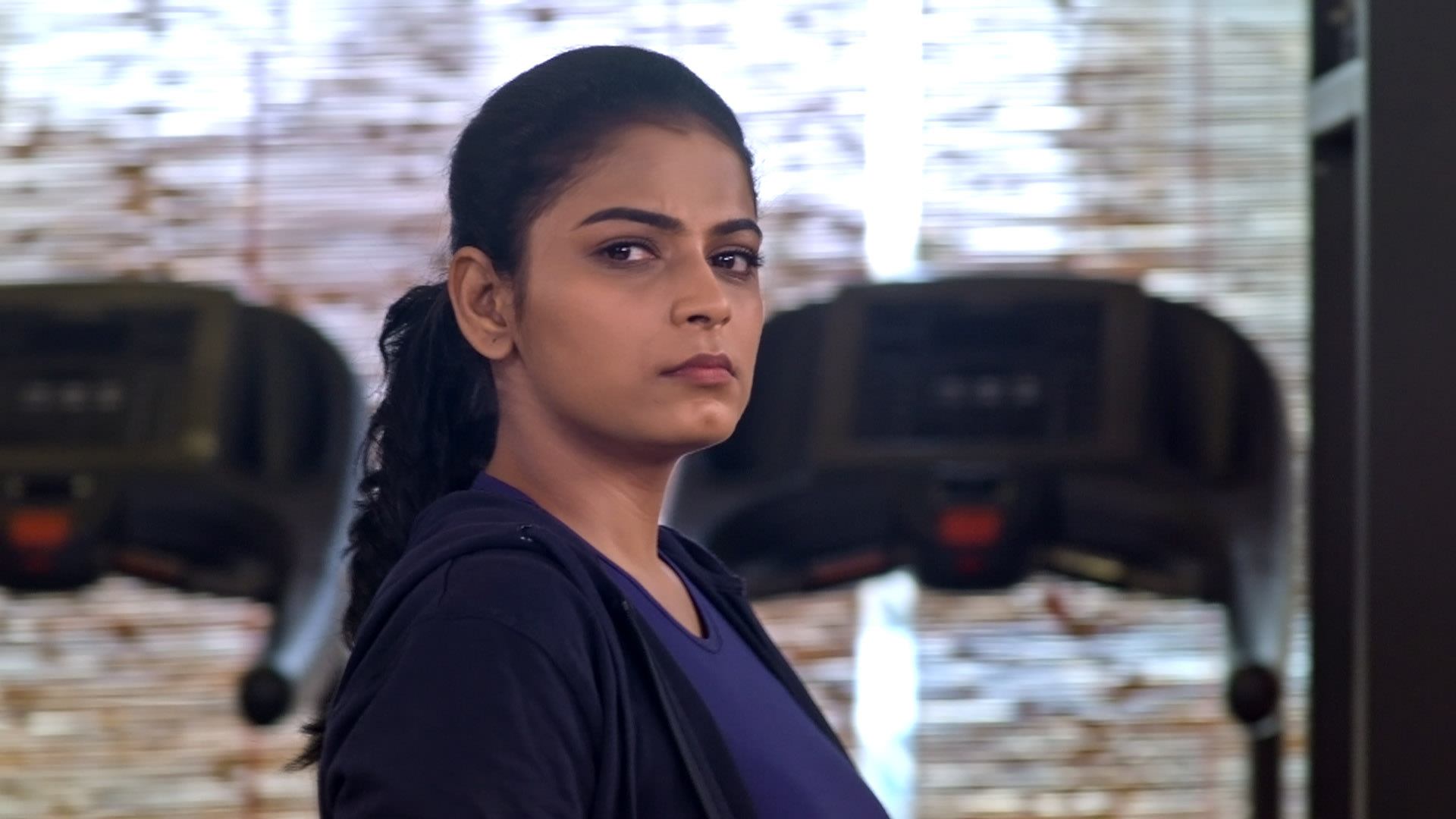 Mahi, The Cynosure of All Eyes! - JioHotstar