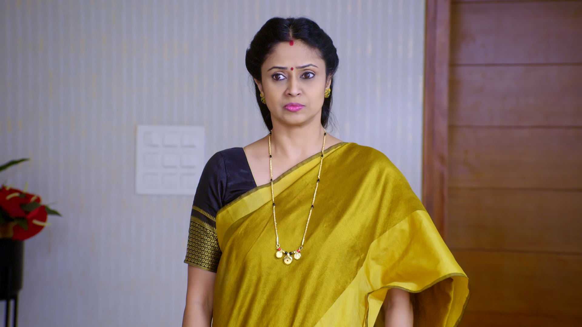 Watch Antarapata S1 Episode 327 on JioHotstar