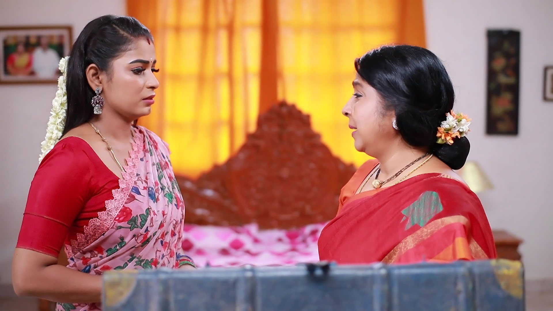 Watch Namma Veettu Ponnu S1 Episode 318 on JioHotstar