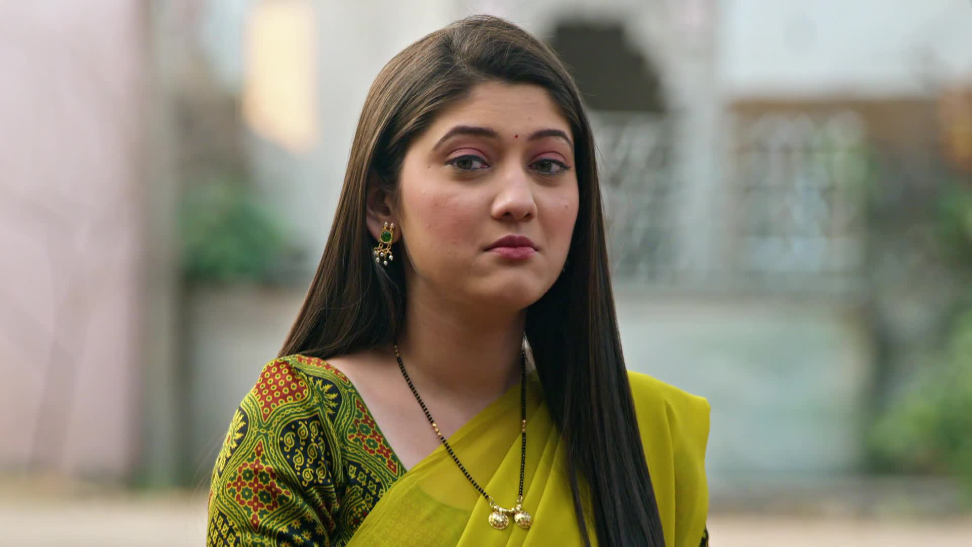 Watch Lai Avadtes Tu Mala Episode 132 on JioHotstar