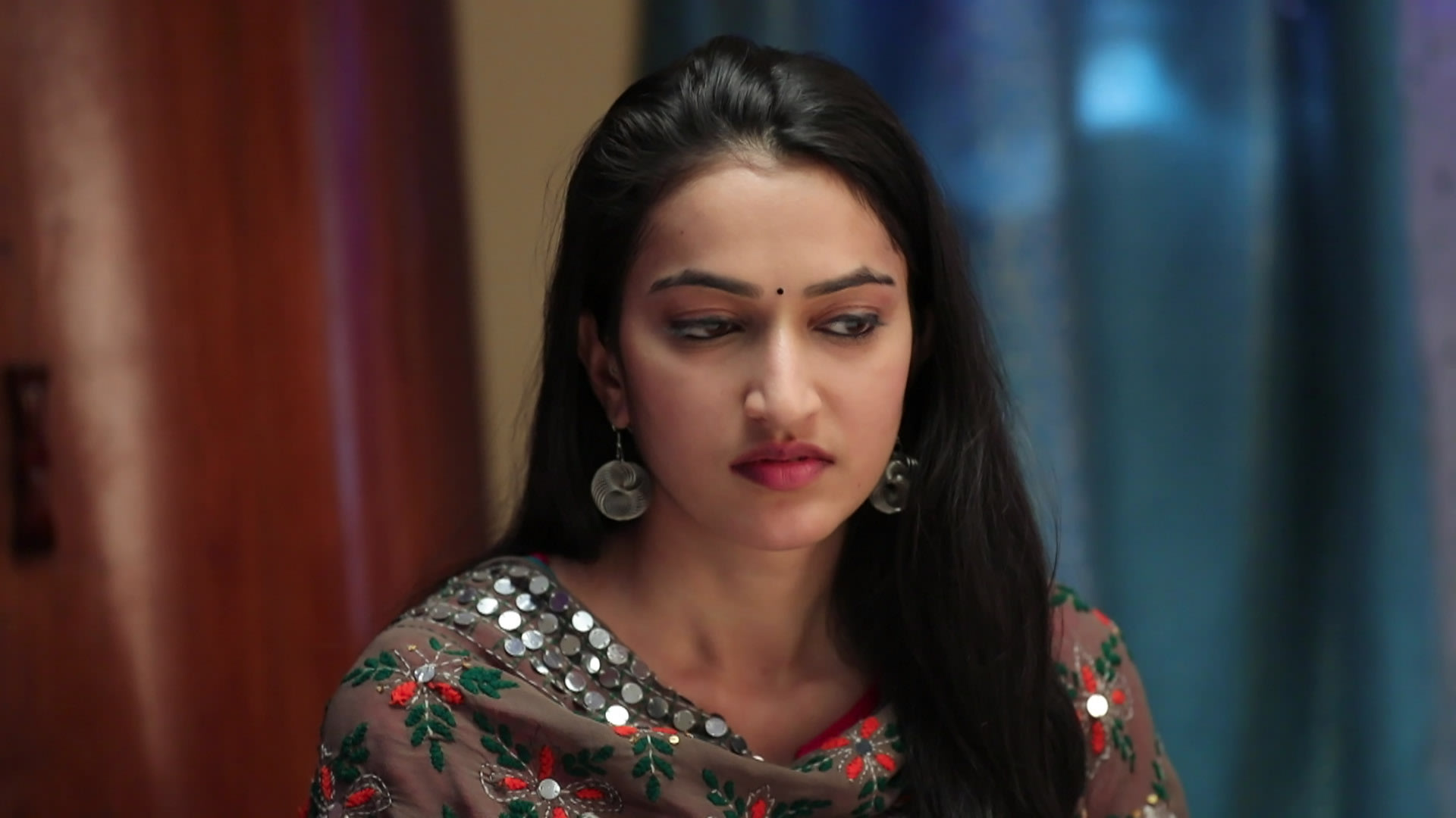 Watch Premaloka S1 Episode 123 on JioHotstar