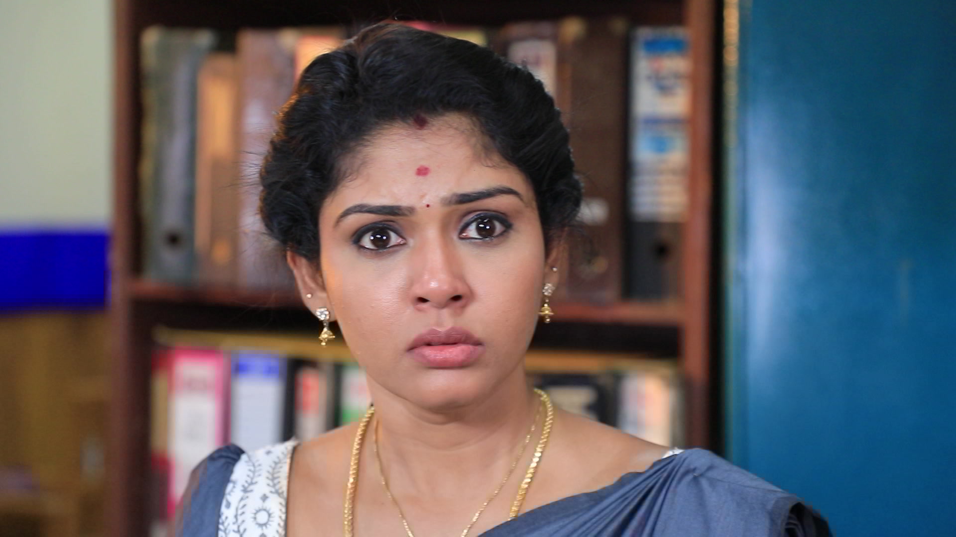 Stream Meena Under Fire Season 3 Episode 473 – Meena Under Fire on Hotstar