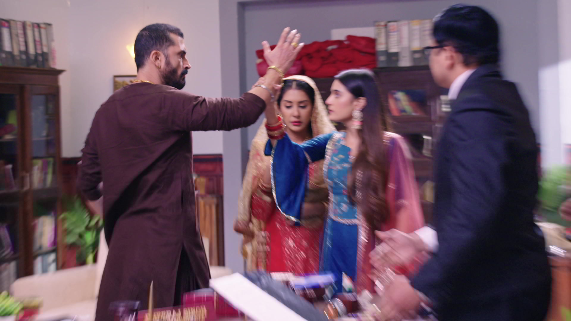 Stream ajooni Online | Watcho