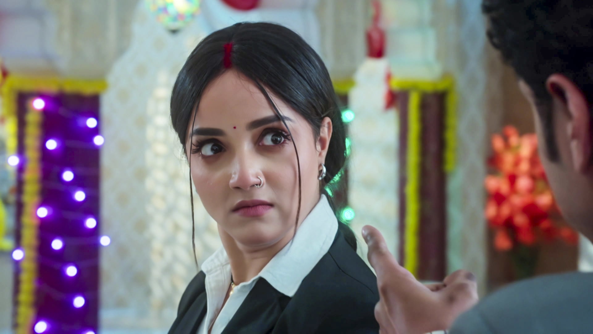 Watch Aarti Anjali Awasthi Episode 151 on JioHotstar