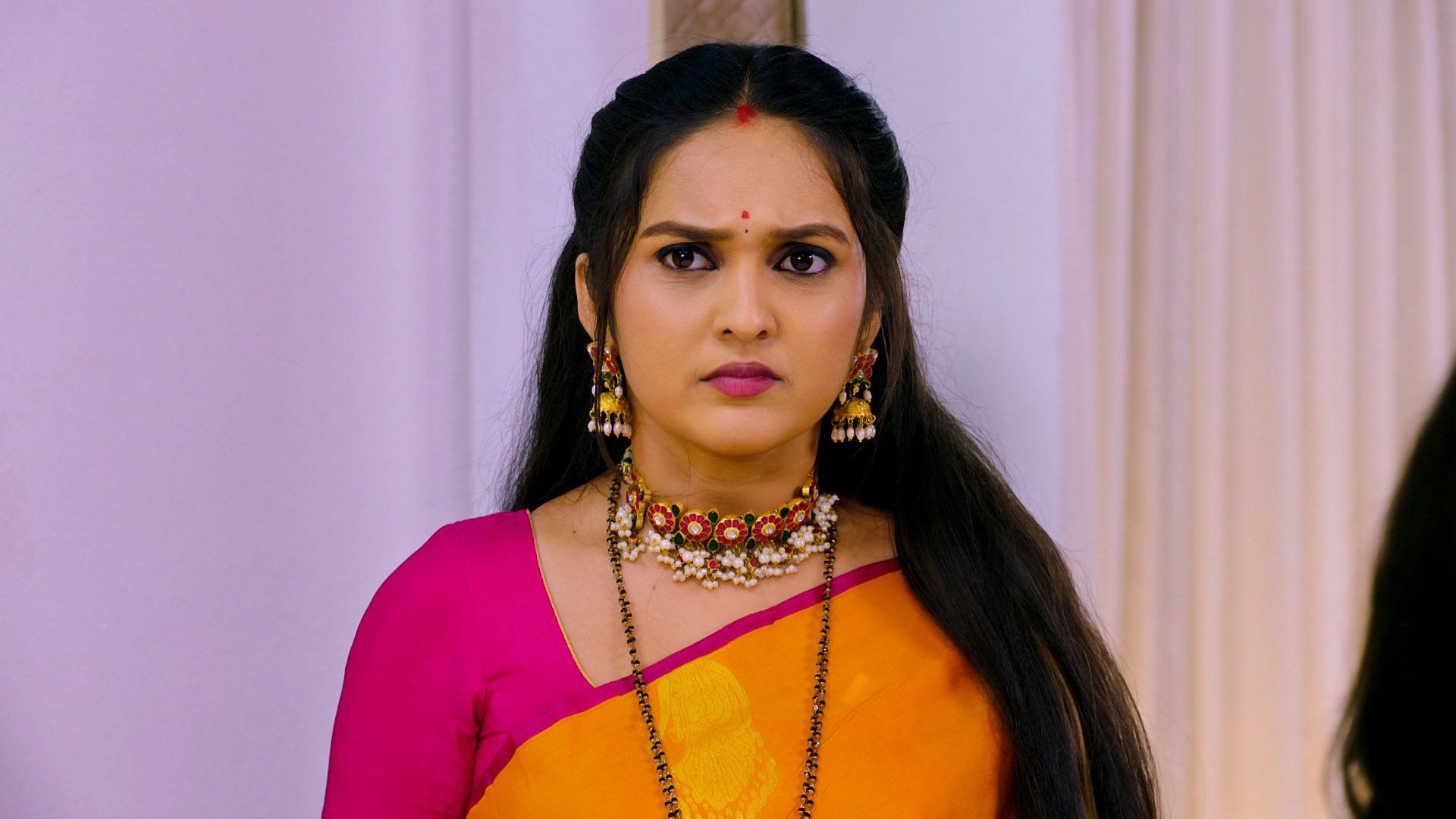 Watch Karimani S1 Episode 319 on JioHotstar