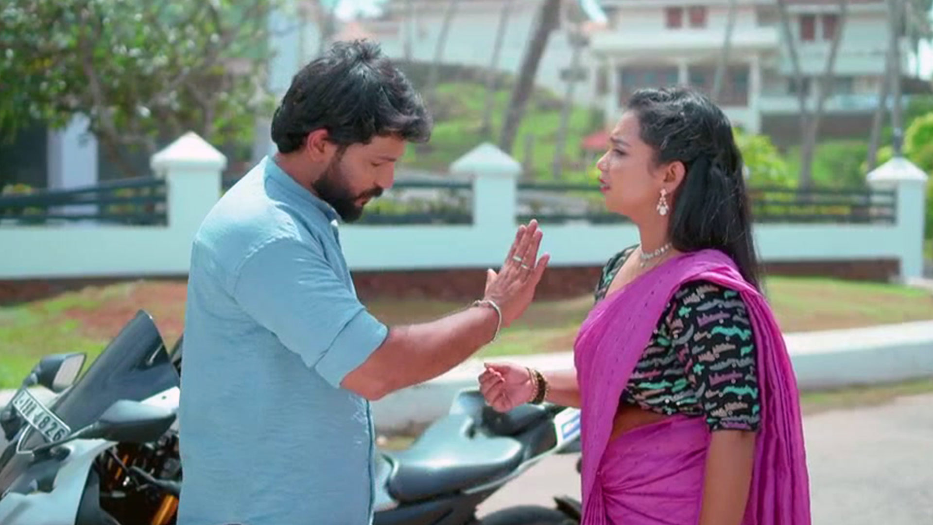 Watch Chempaneer Poovu Episode 237 on JioHotstar