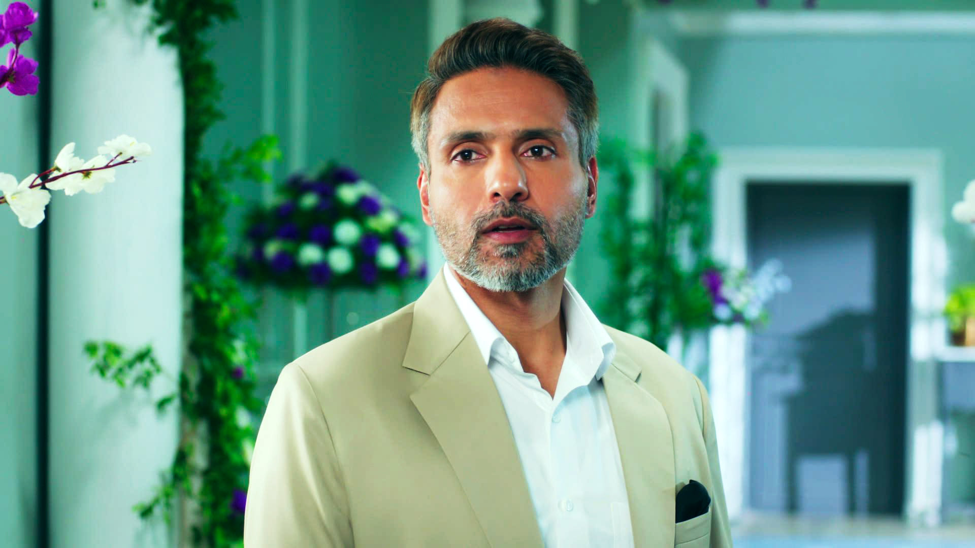 Watch Na Umra Ki Seema Ho Episode 1 on JioHotstar