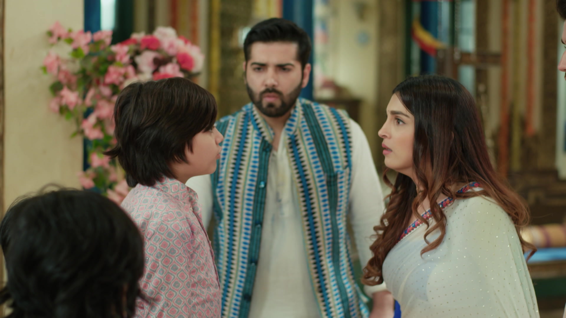 Watch Pandya Store S1 Episode 702 on JioHotstar