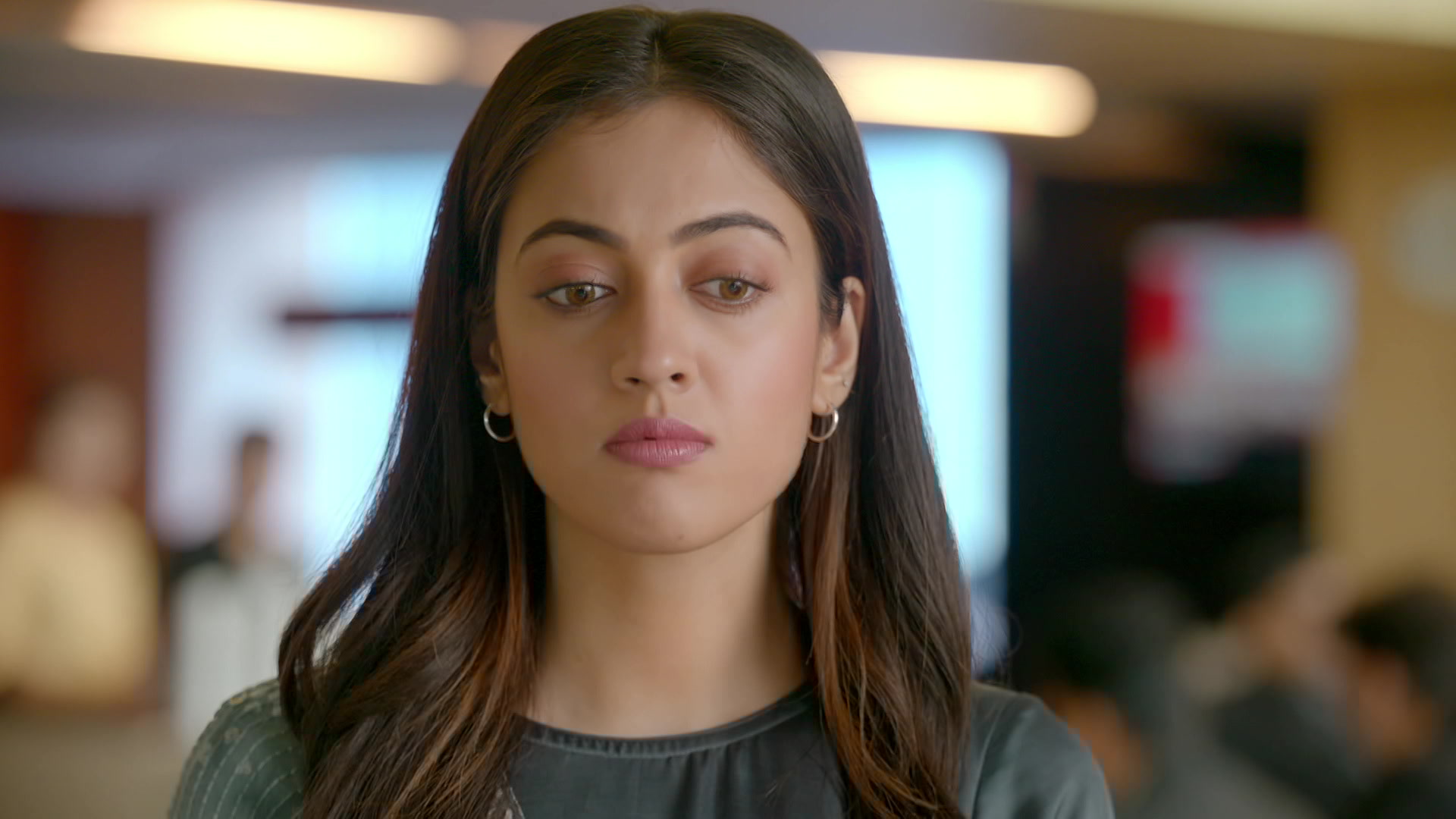 Watch Roshni Agrees to Work for Aman Online