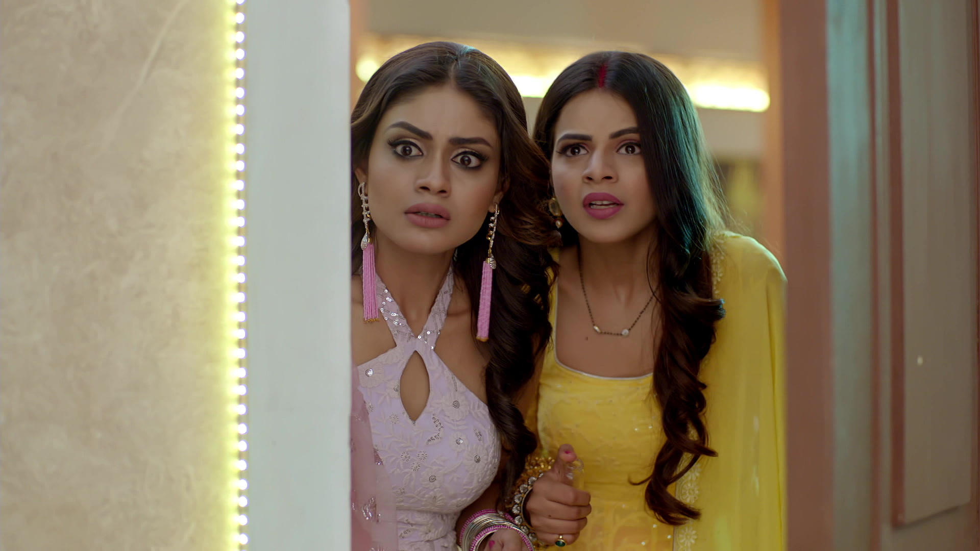 Watch Nazar S1 Episode 223 on Disney+ Hotstar