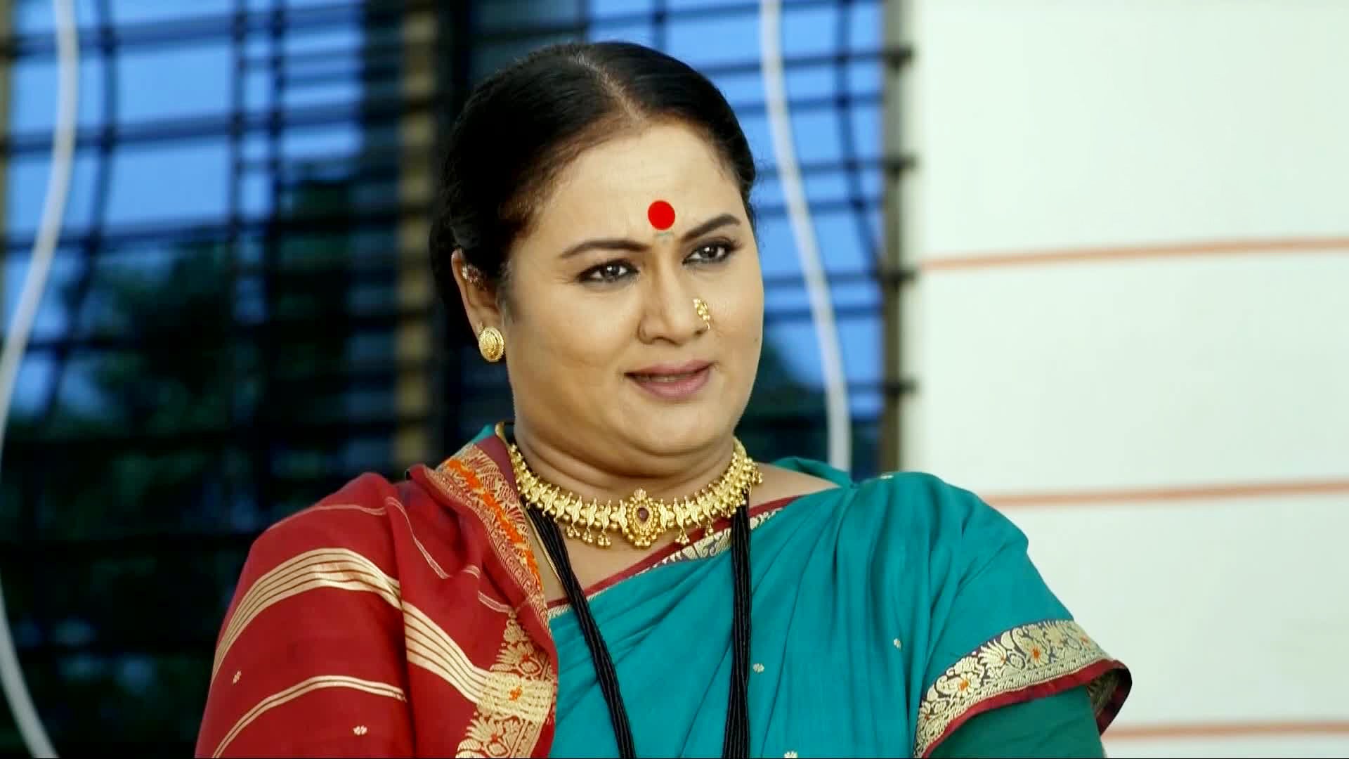 Suryakanta threatens the police - JioHotstar