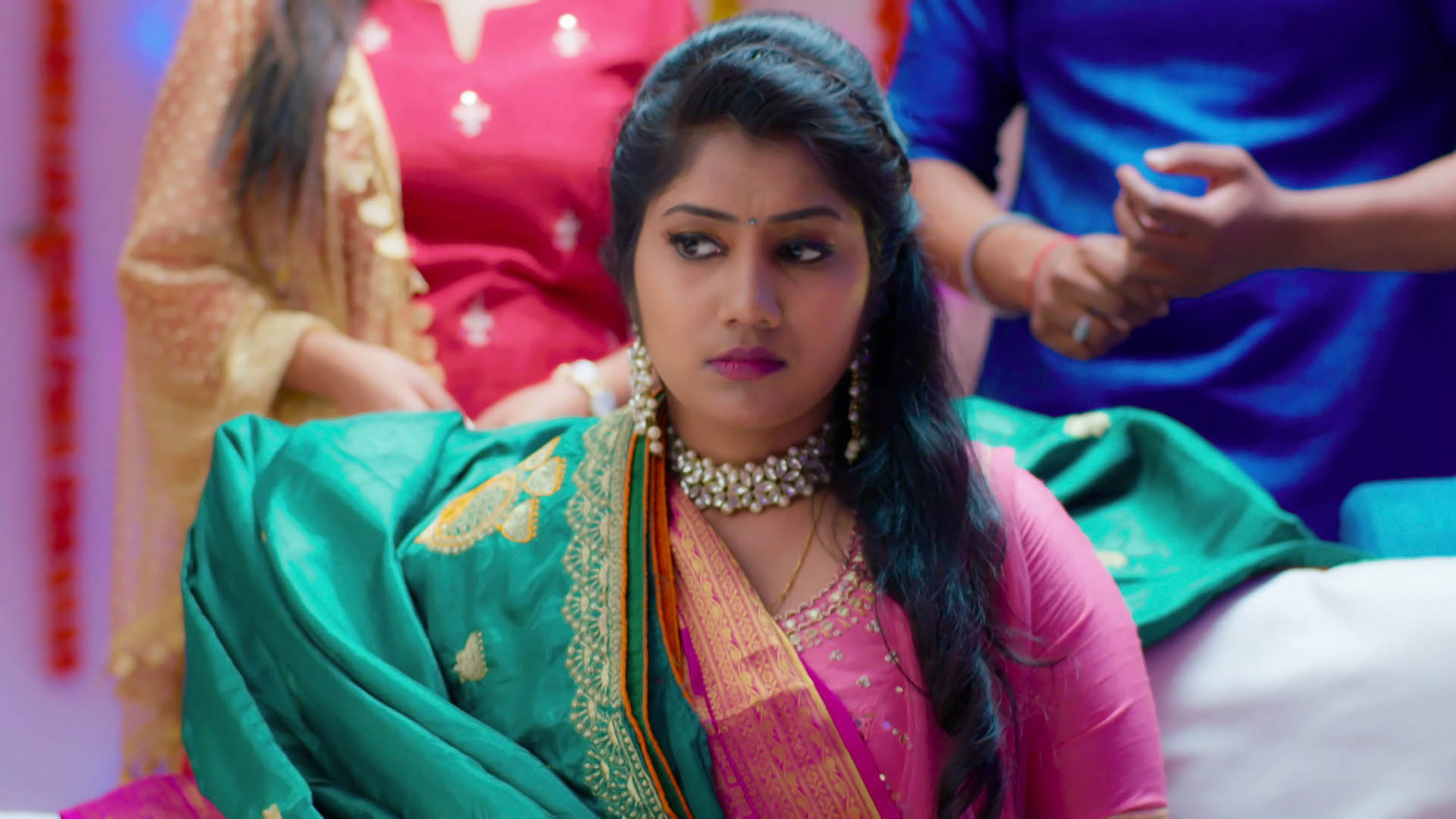 Watch Besuge S1 Episode 26 on JioHotstar