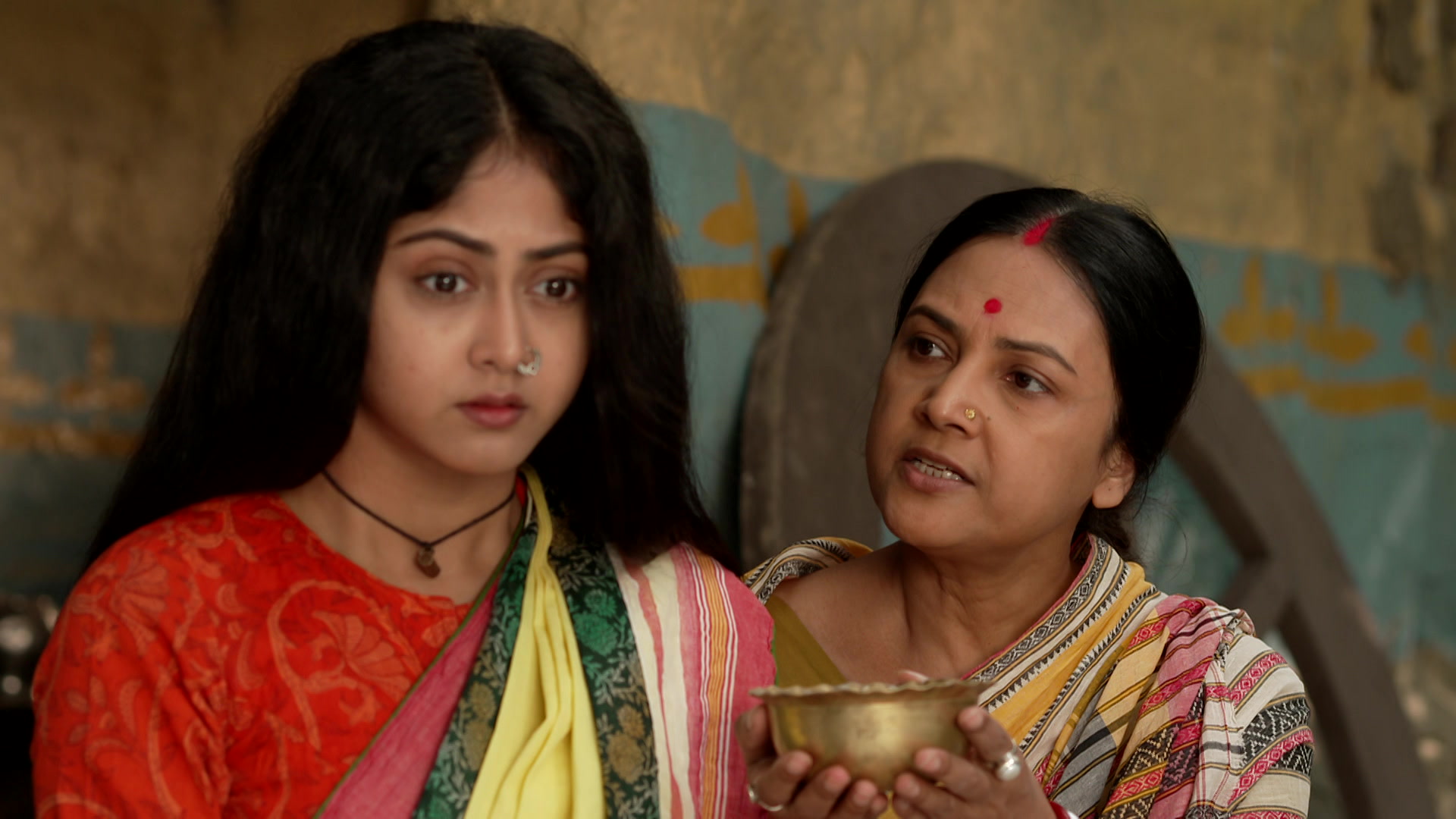 Watch Ponchomi S1 Episode 8 on JioHotstar