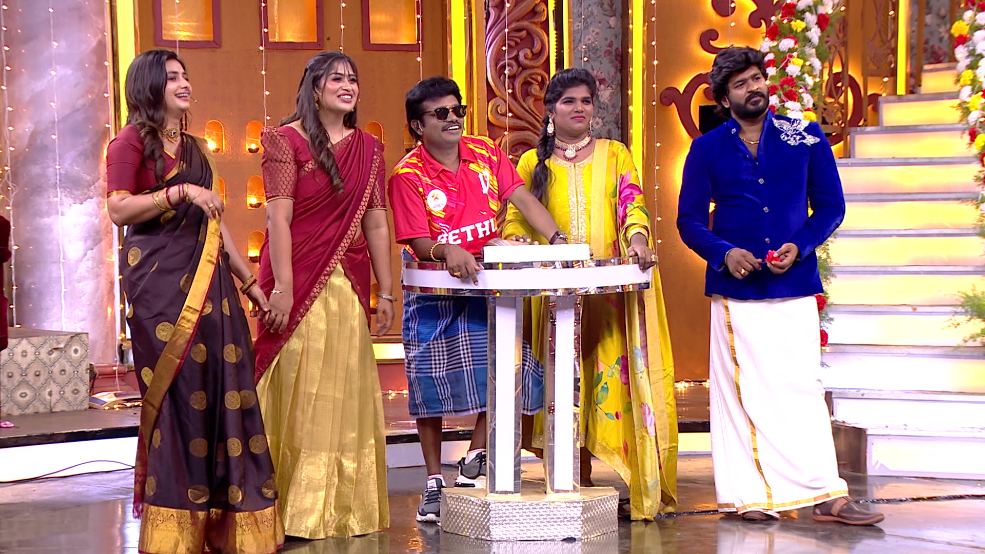 Watch Vijay Deepavali Specials S10 Episode 4 on JioHotstar