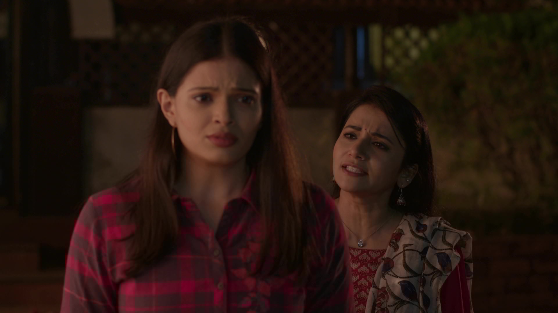 Watch tharala-tar-mag All Episodes | Watcho