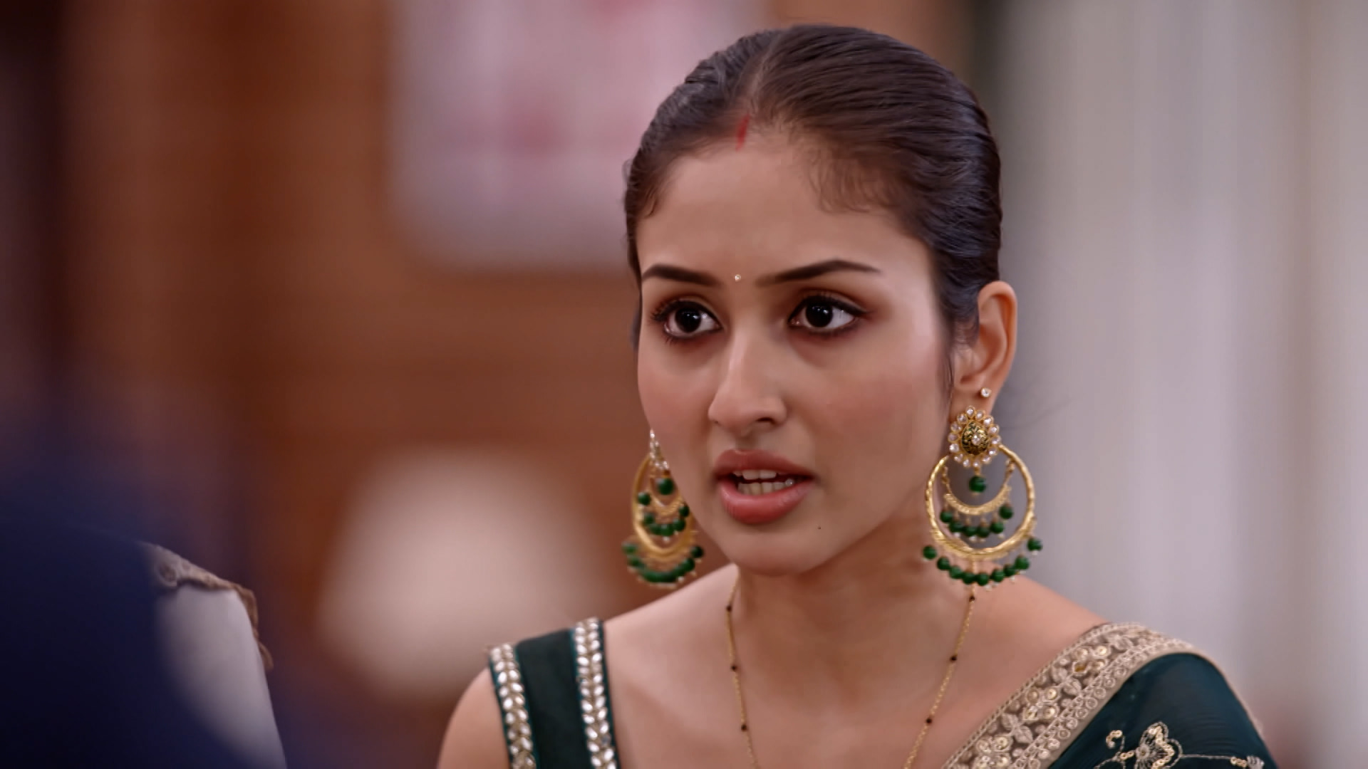 Watch Parineetii S1 Episode 1037 on JioHotstar