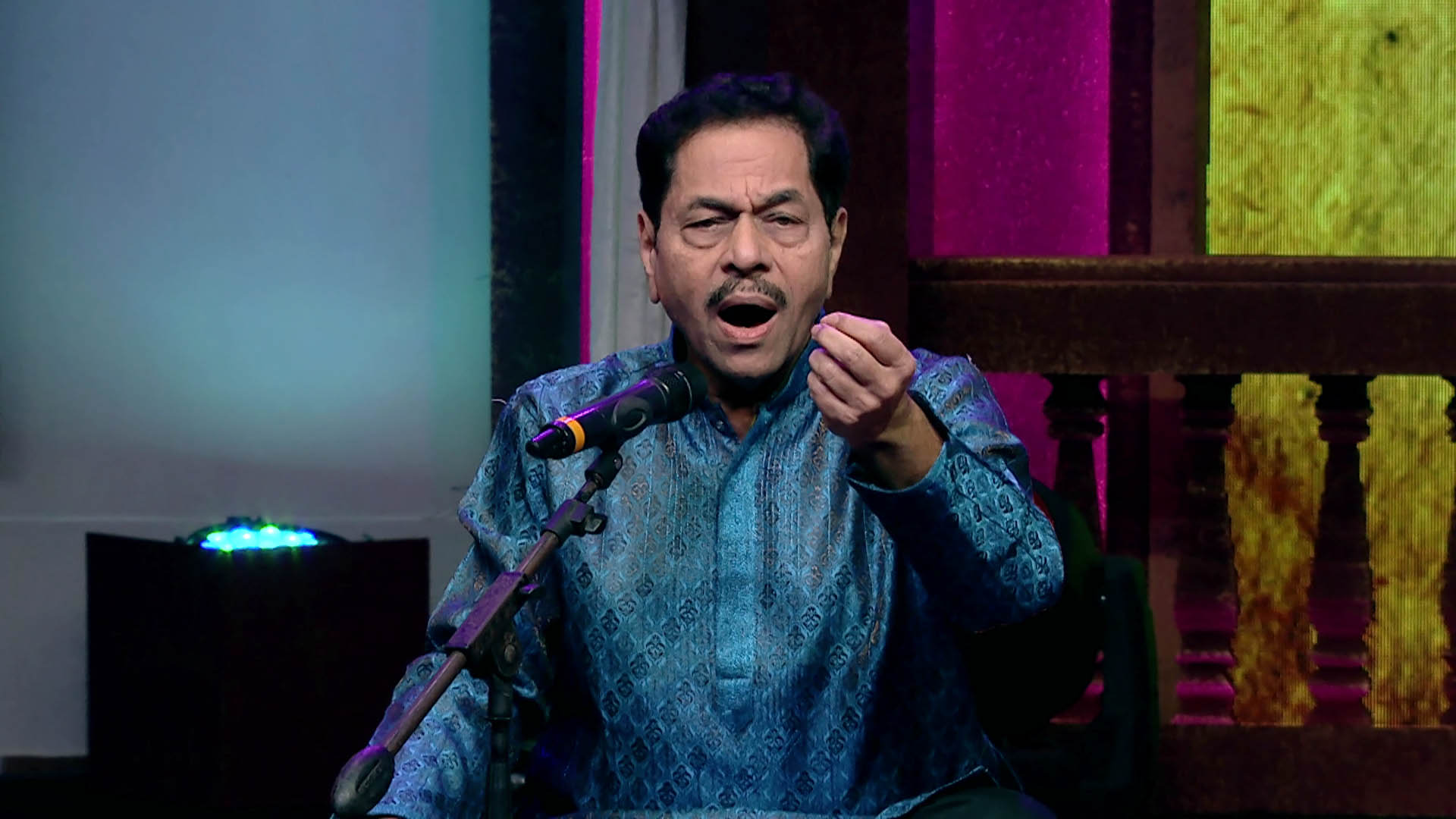 Watch a clip from E8 - Ravindra Sathe Pays Tribute on Hotstar
