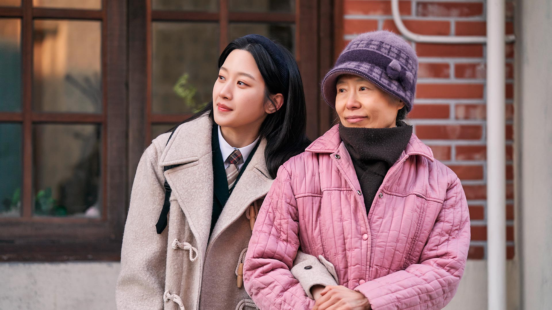 รับชม Don't Turn Around ซีซัน 1 ตอน 9 – Don't Turn Around บน Disney+