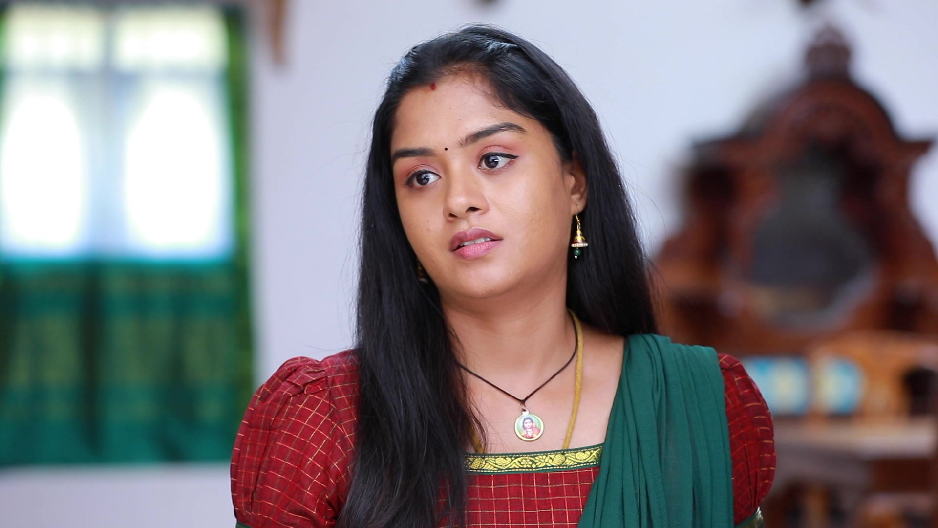 Watch Mahanadhi S1 Episode 319 on JioHotstar