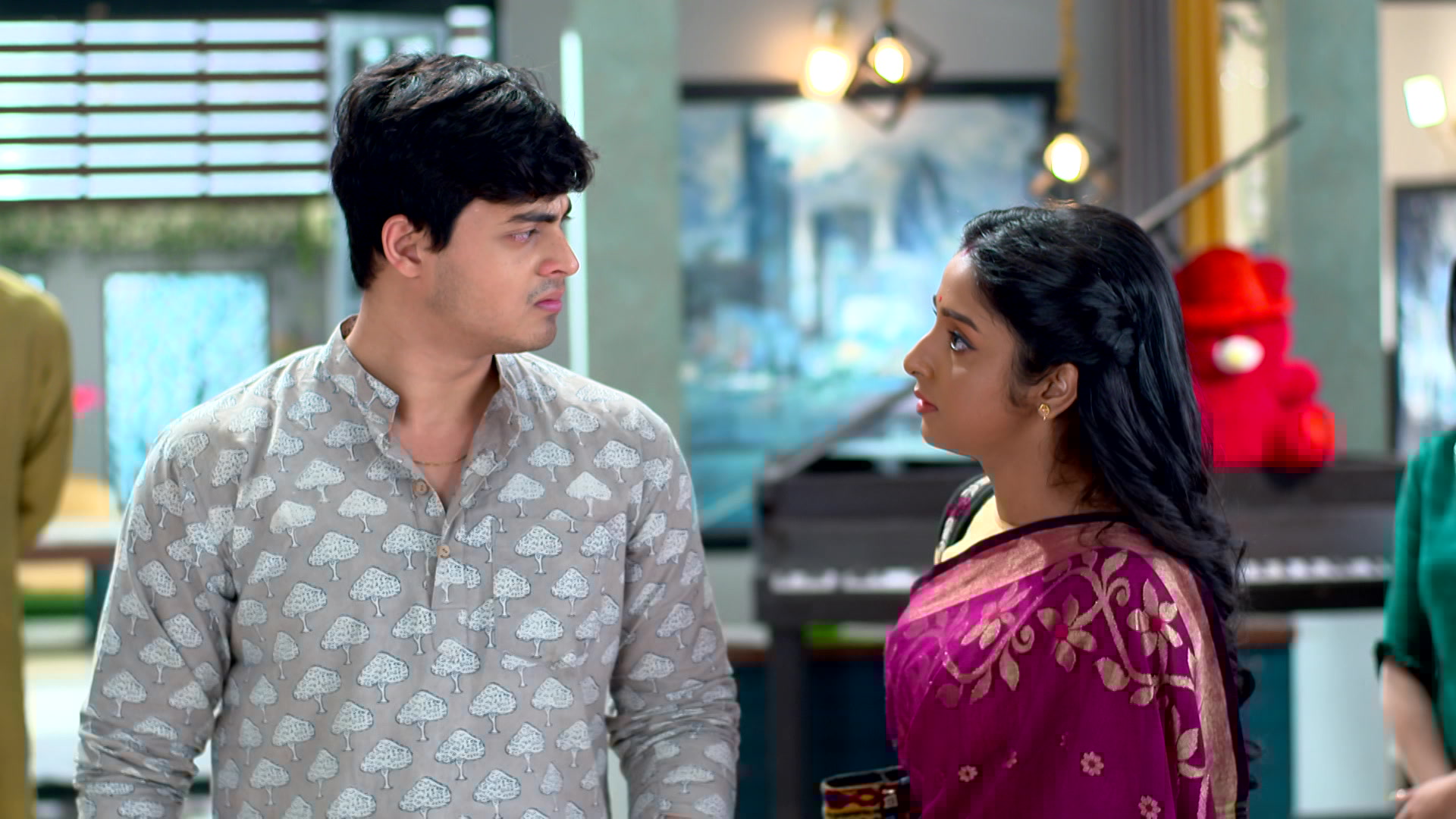 Watch Anurager Chhowa S1 Episode 548 on JioHotstar