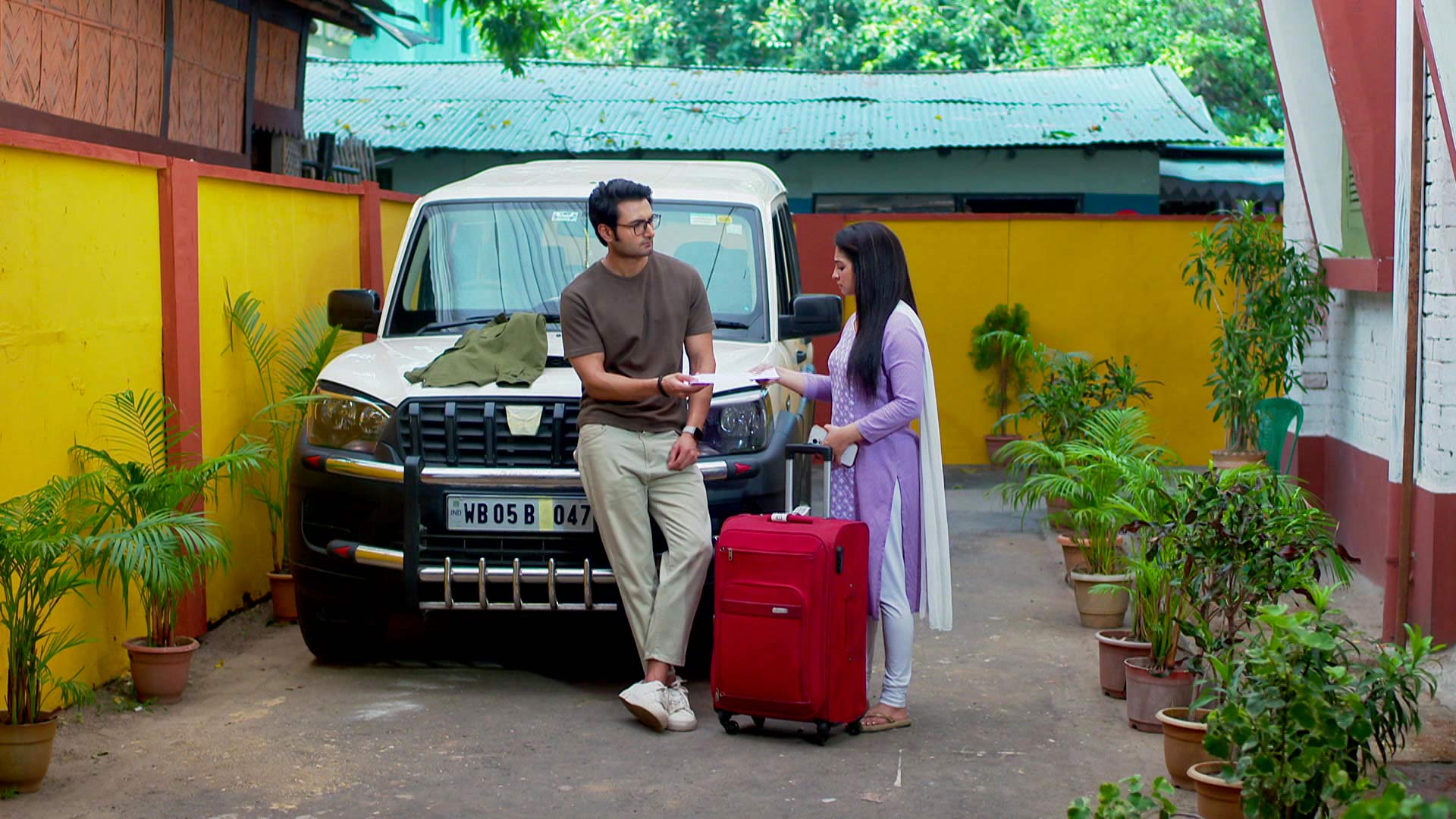 Watch Roshnai S1 Episode 402 on JioHotstar