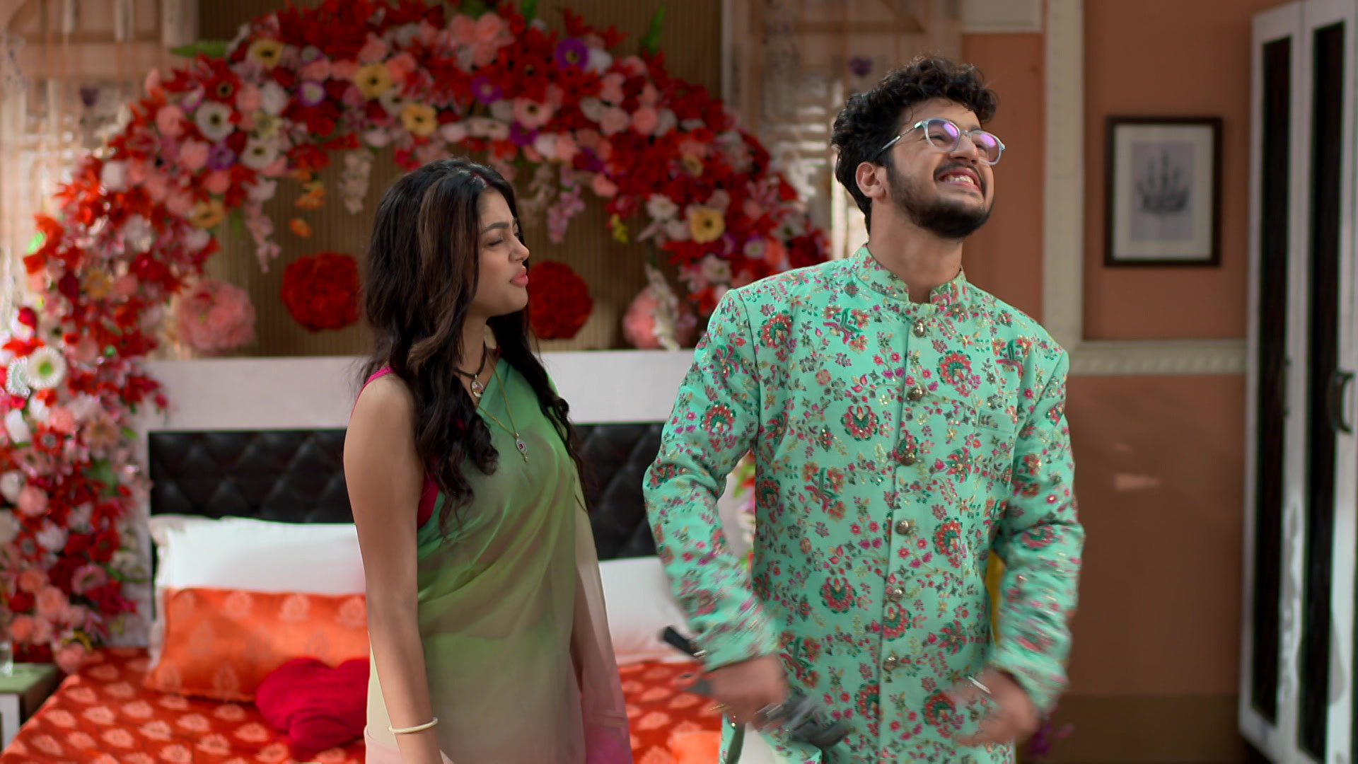 Watch Gaatchora S1 Episode 657 on JioHotstar