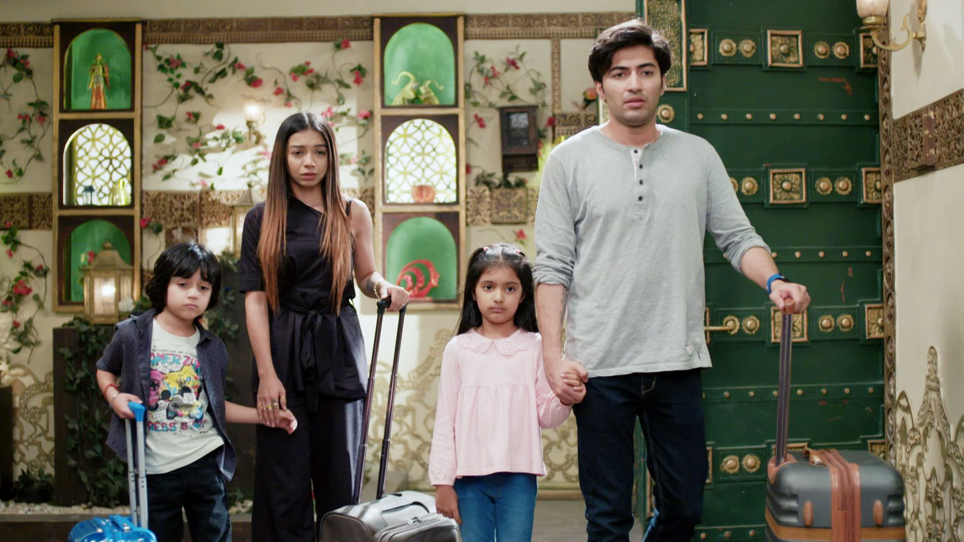 Watch Pandya Store S1 Episode 714 on JioHotstar