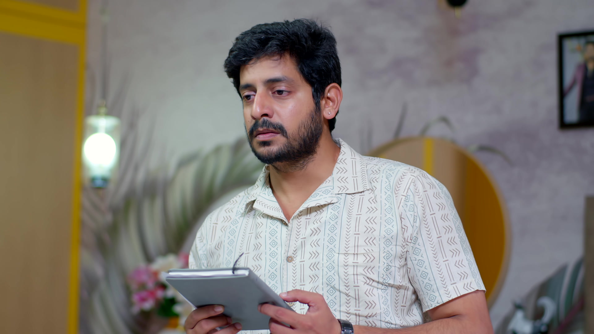 Watch Sharade S1 Episode 177 on JioHotstar