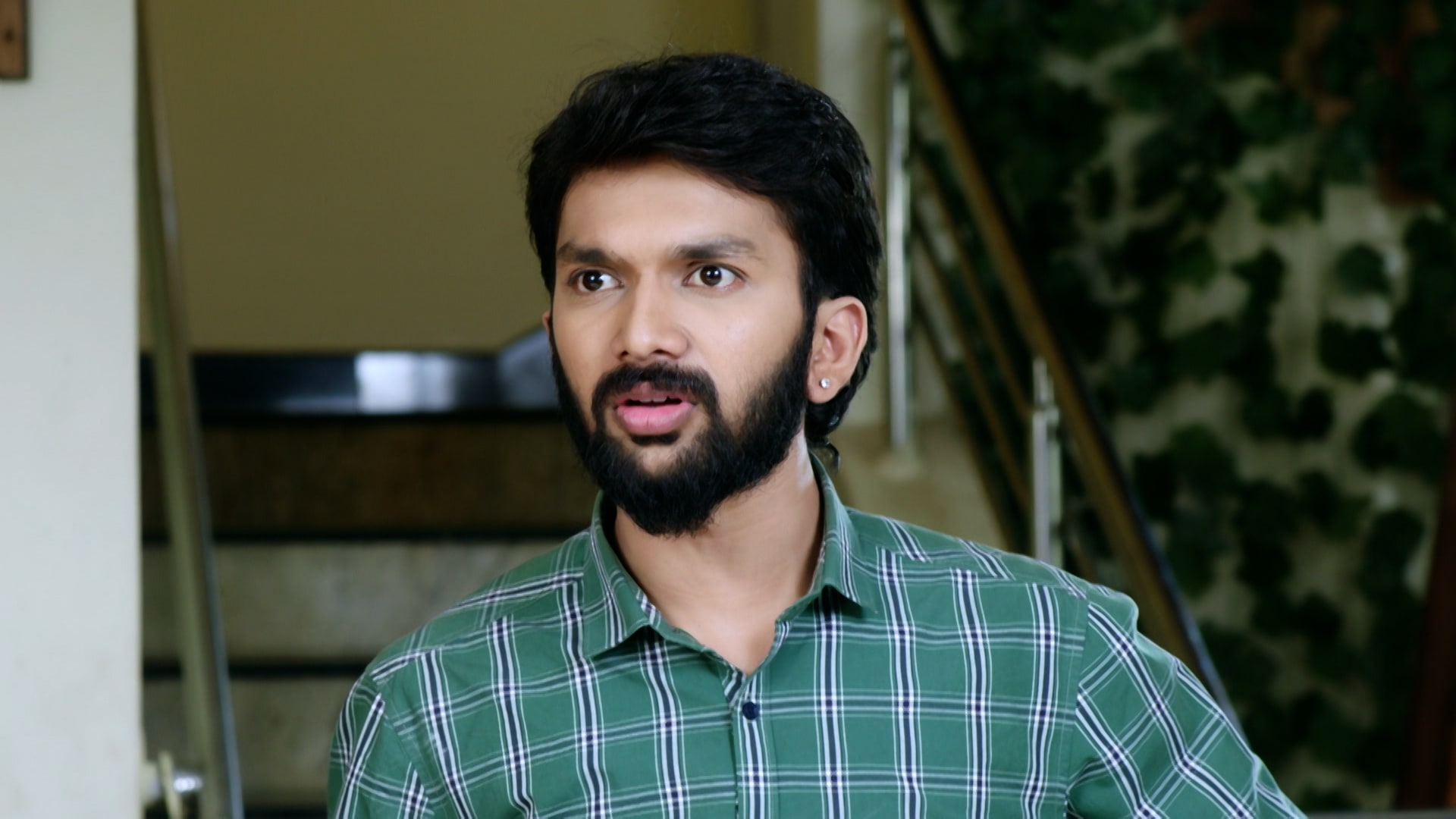 Watch Vadhu S1 Episode 26 on JioHotstar