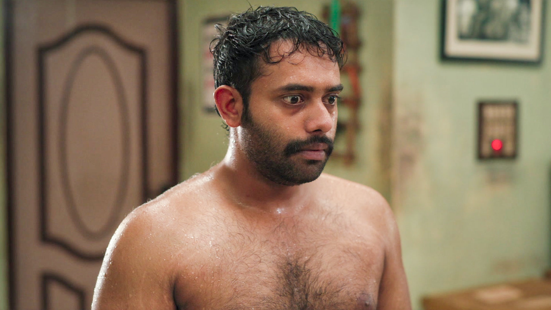 Sinu's Strange Behaviour Alerts the Boys - JioHotstar