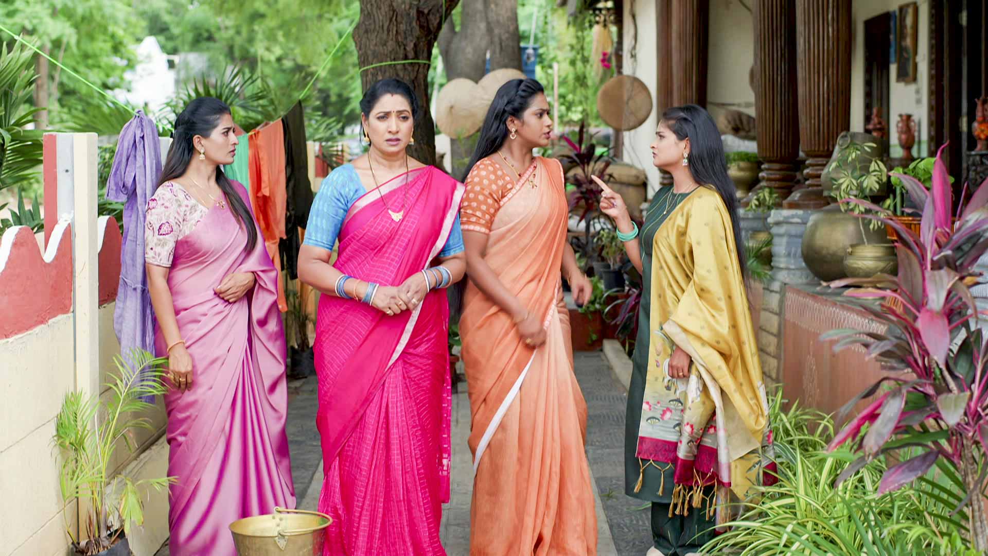 Watch Illu Illalu Pillalu S1 Episode 216 on JioHotstar