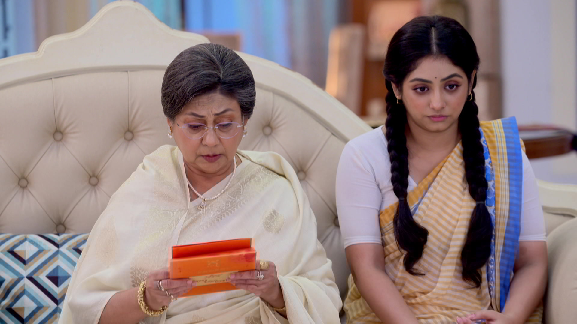 Watch Bangla Medium S1 Episode 48 on Disney+ Hotstar