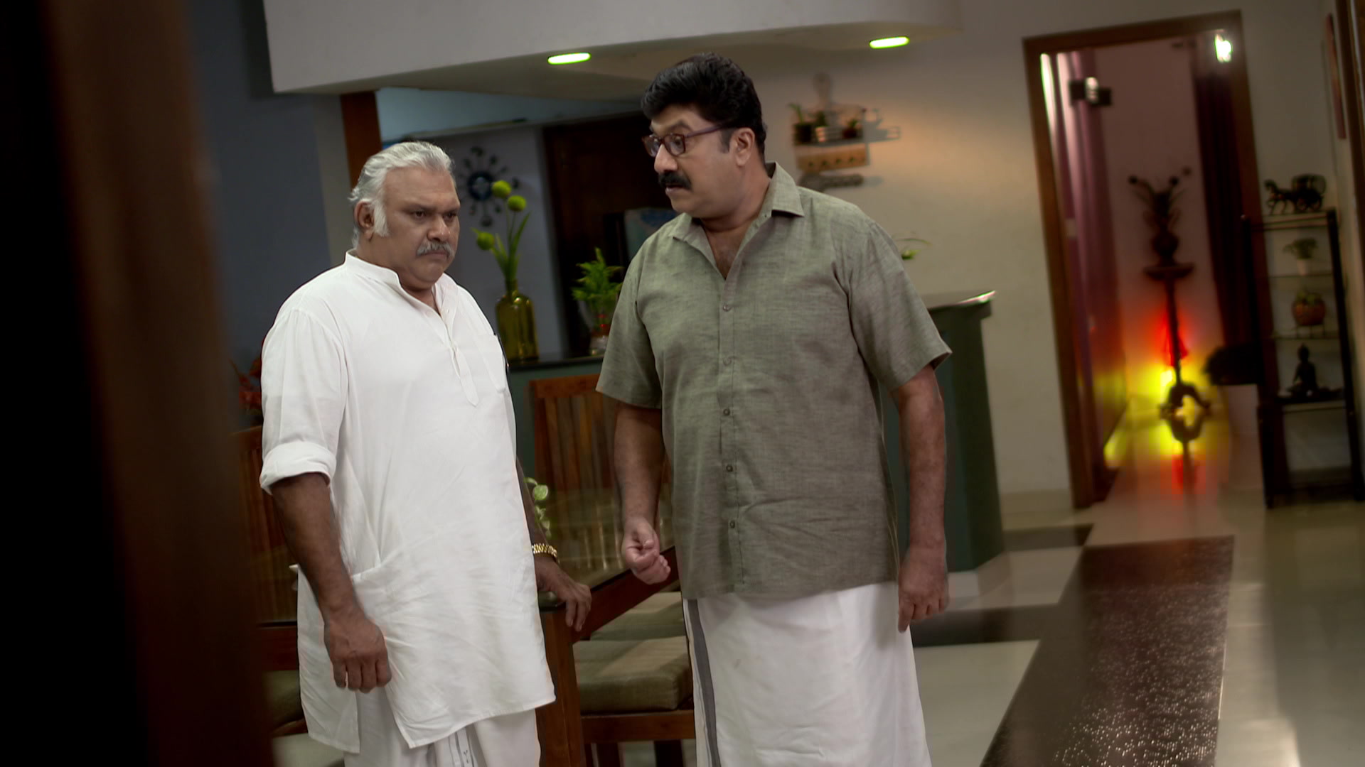 Stream Vishwanathan Visits Achuthan Season 1 Episode 331 – Vishwanathan Visits Achuthan on Hotstar