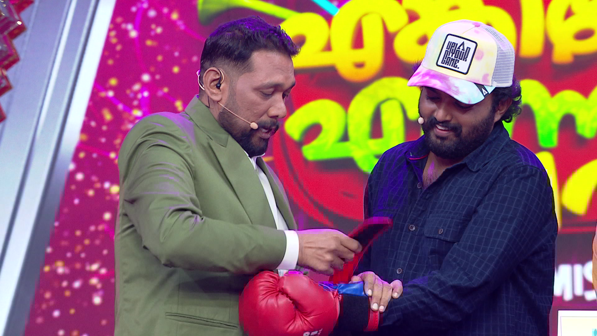 Watch Enkile Ennodu Para S1 Episode 3 on JioHotstar