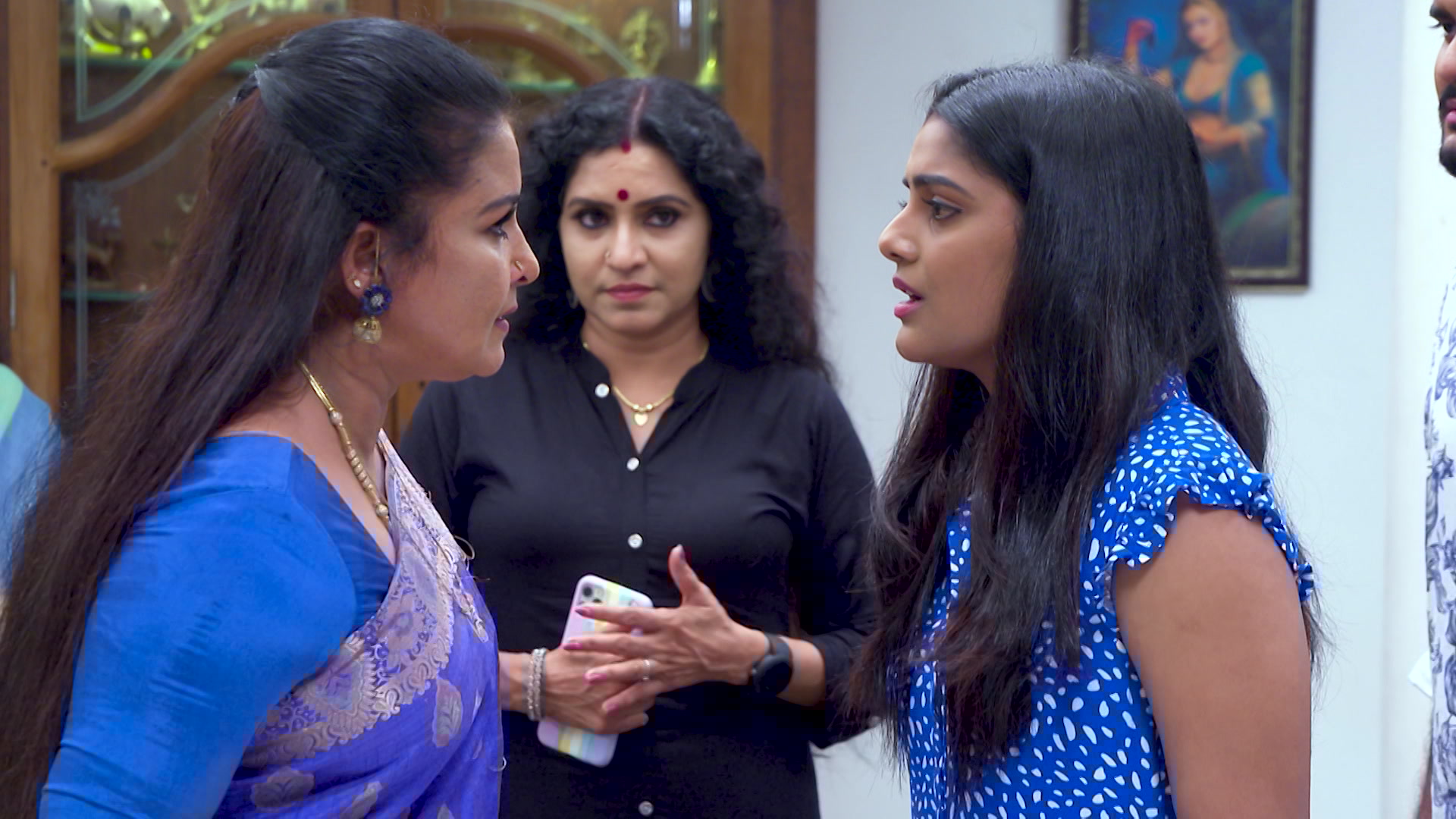 Watch Palunku S1 Episode 285 on JioHotstar