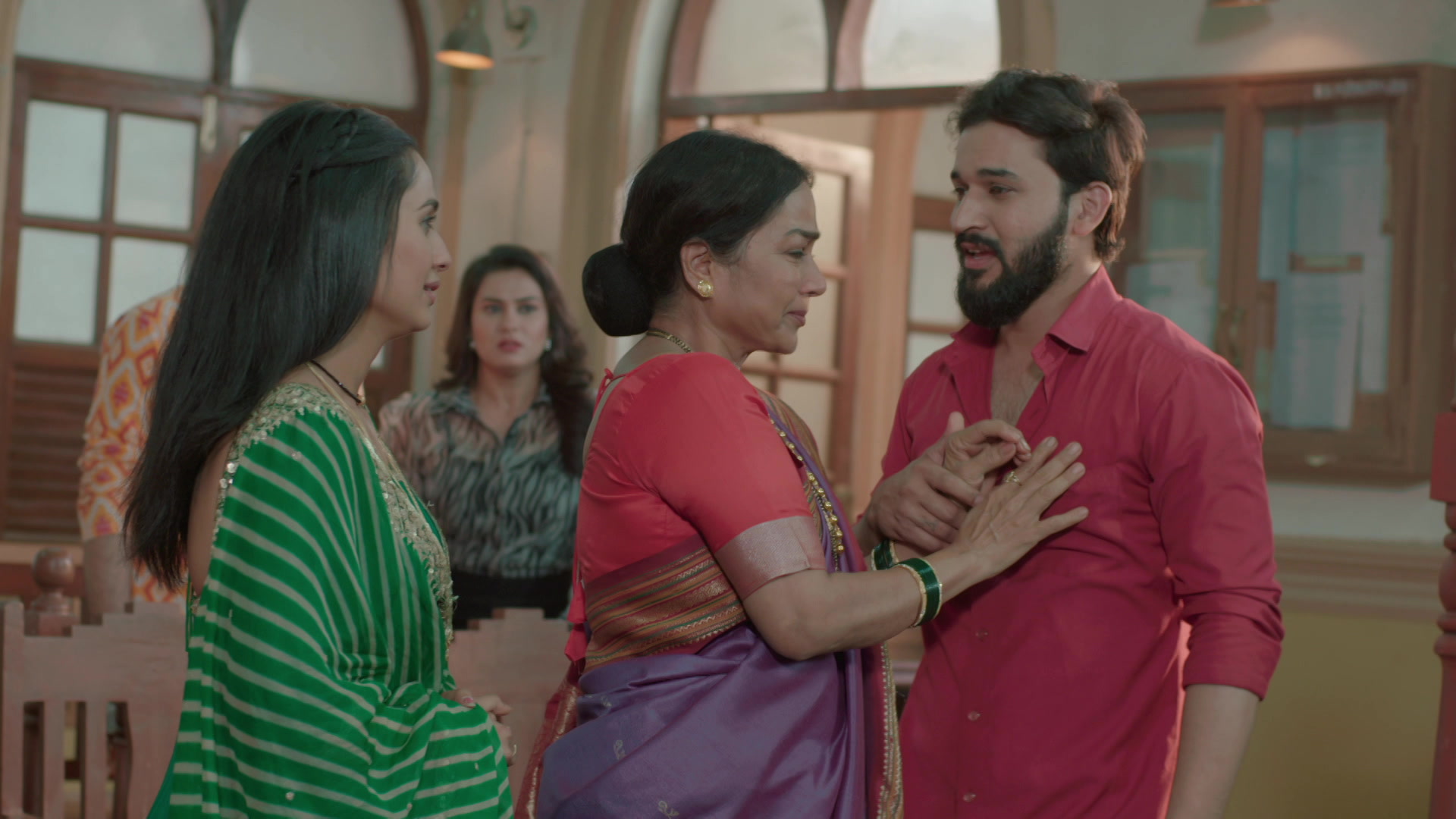Watch Man Dhaga Dhaga Jodte Nava S1 Episode 317 on JioHotstar