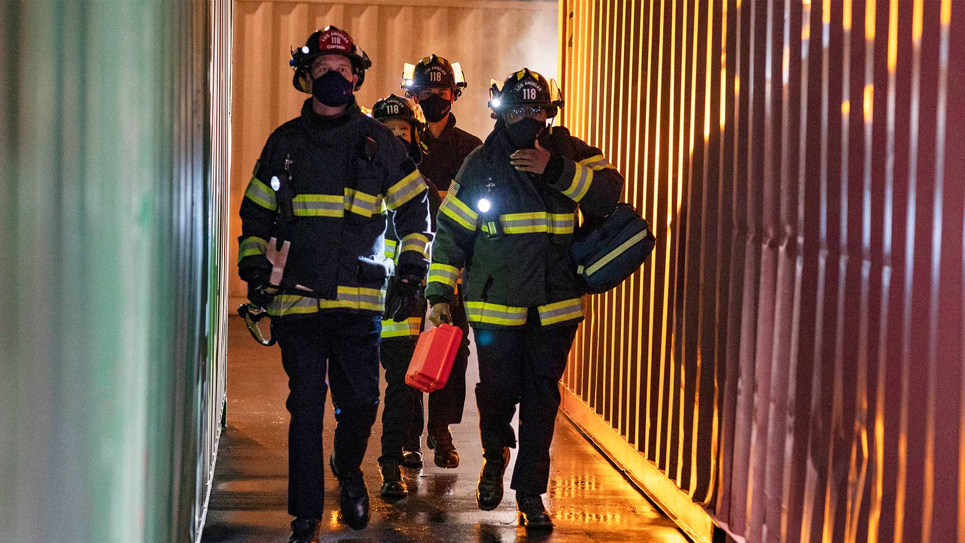 Nonton First Responders Season 4 Episode 11 - First Responders di Disney+
