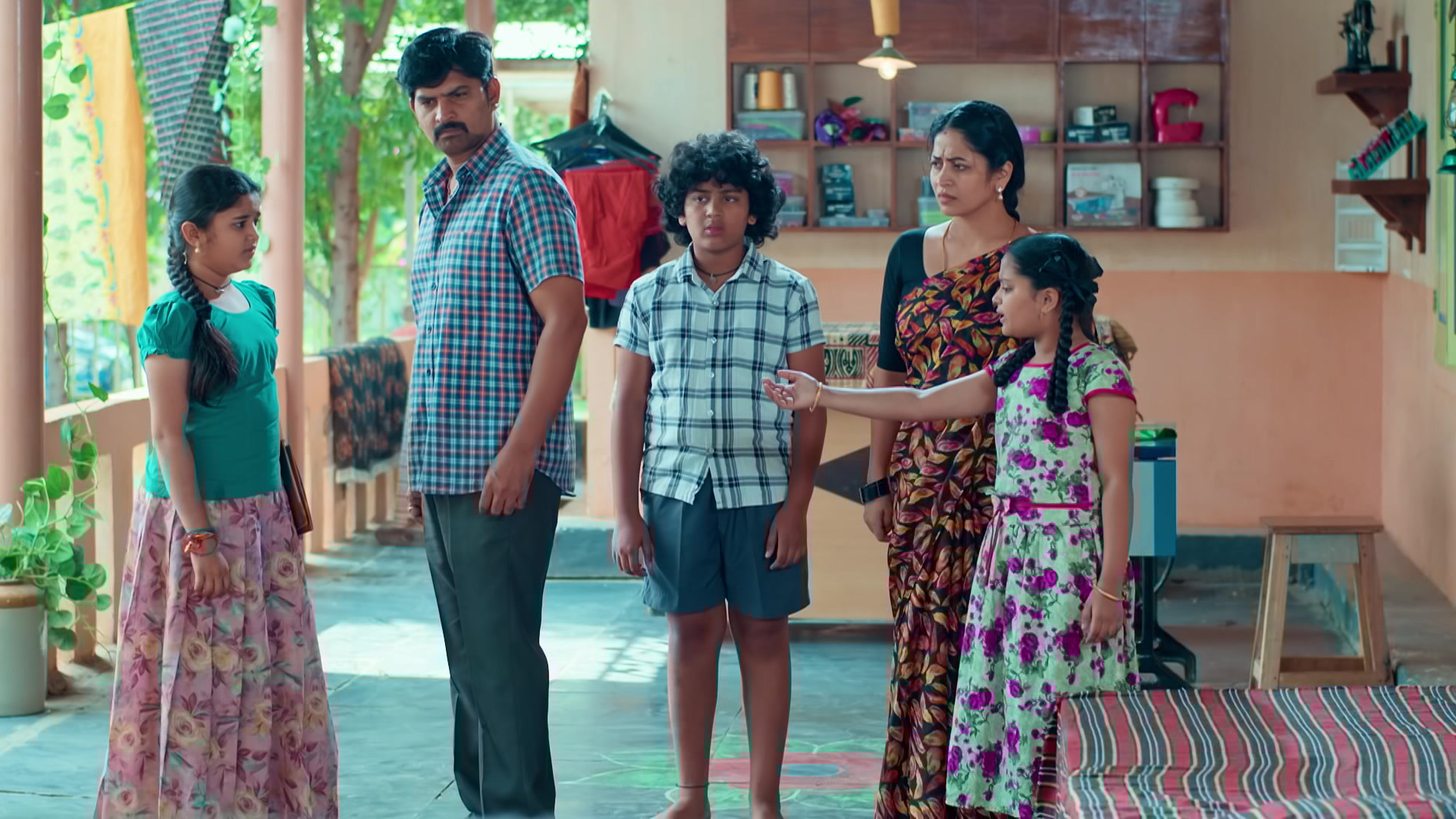 Watch Chinni Episode 121 on JioHotstar