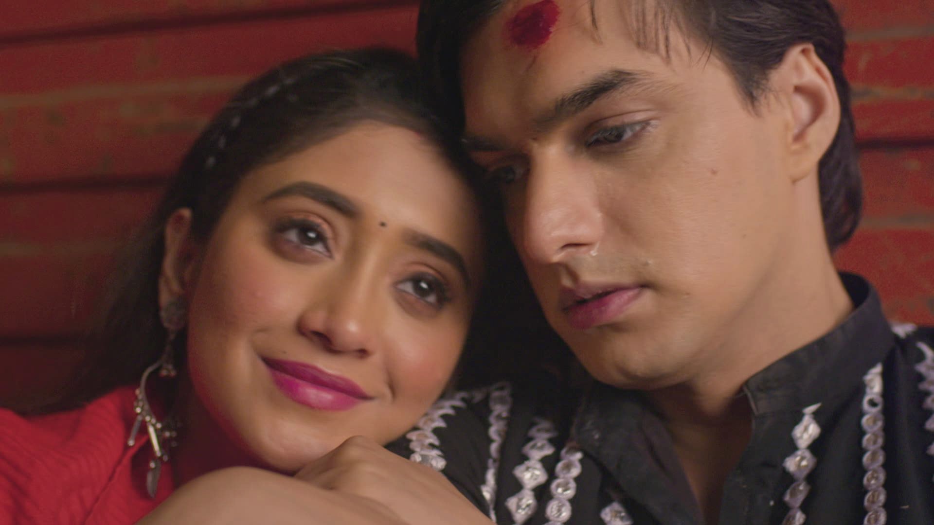 E24 - Naira Saves Kartik - JioHotstar