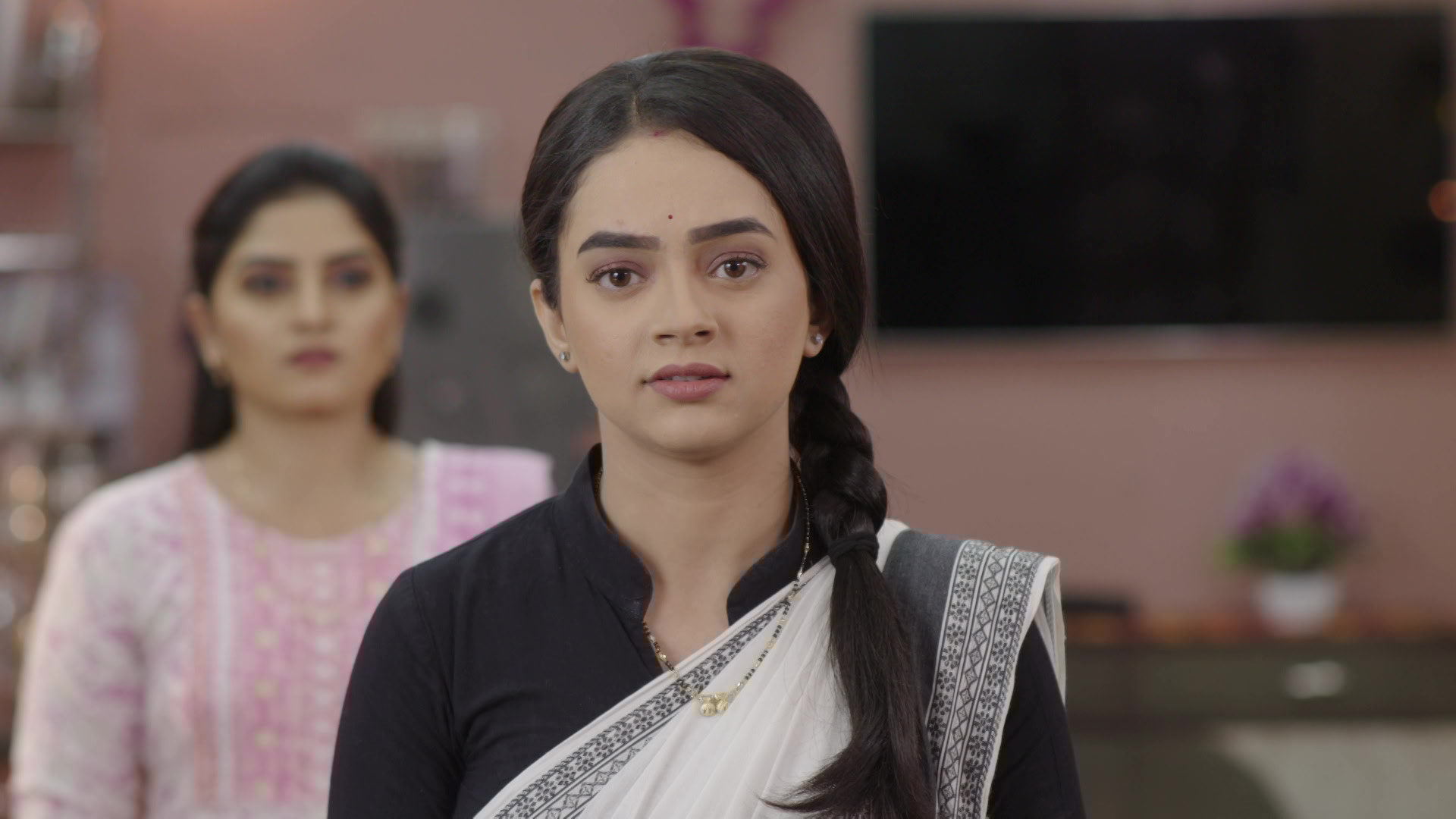 Watch Aboli Episode 953 on JioHotstar