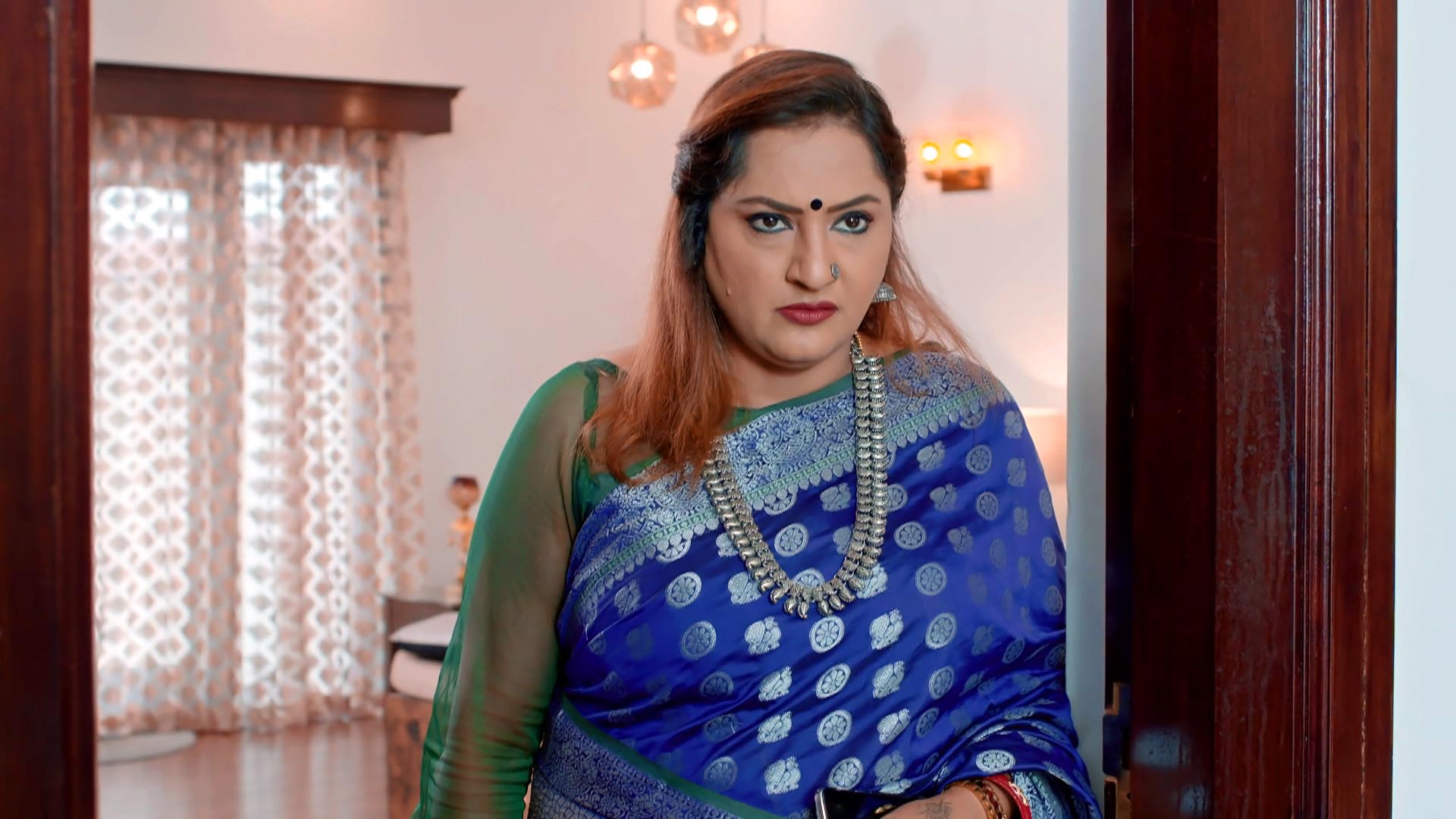 Watch Sarasu S1 Episode 14 on JioHotstar
