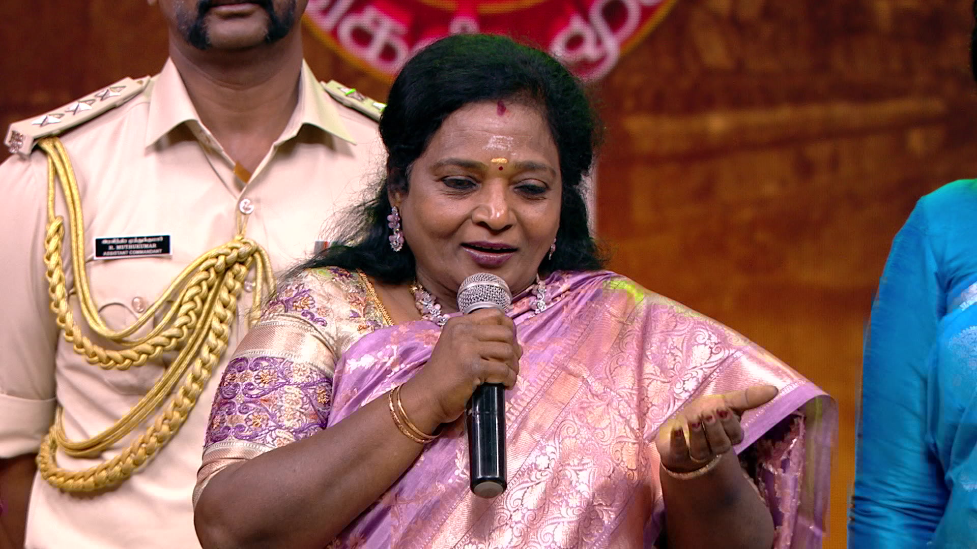 Watch tamil-pechu-engal-moochu only on Watcho