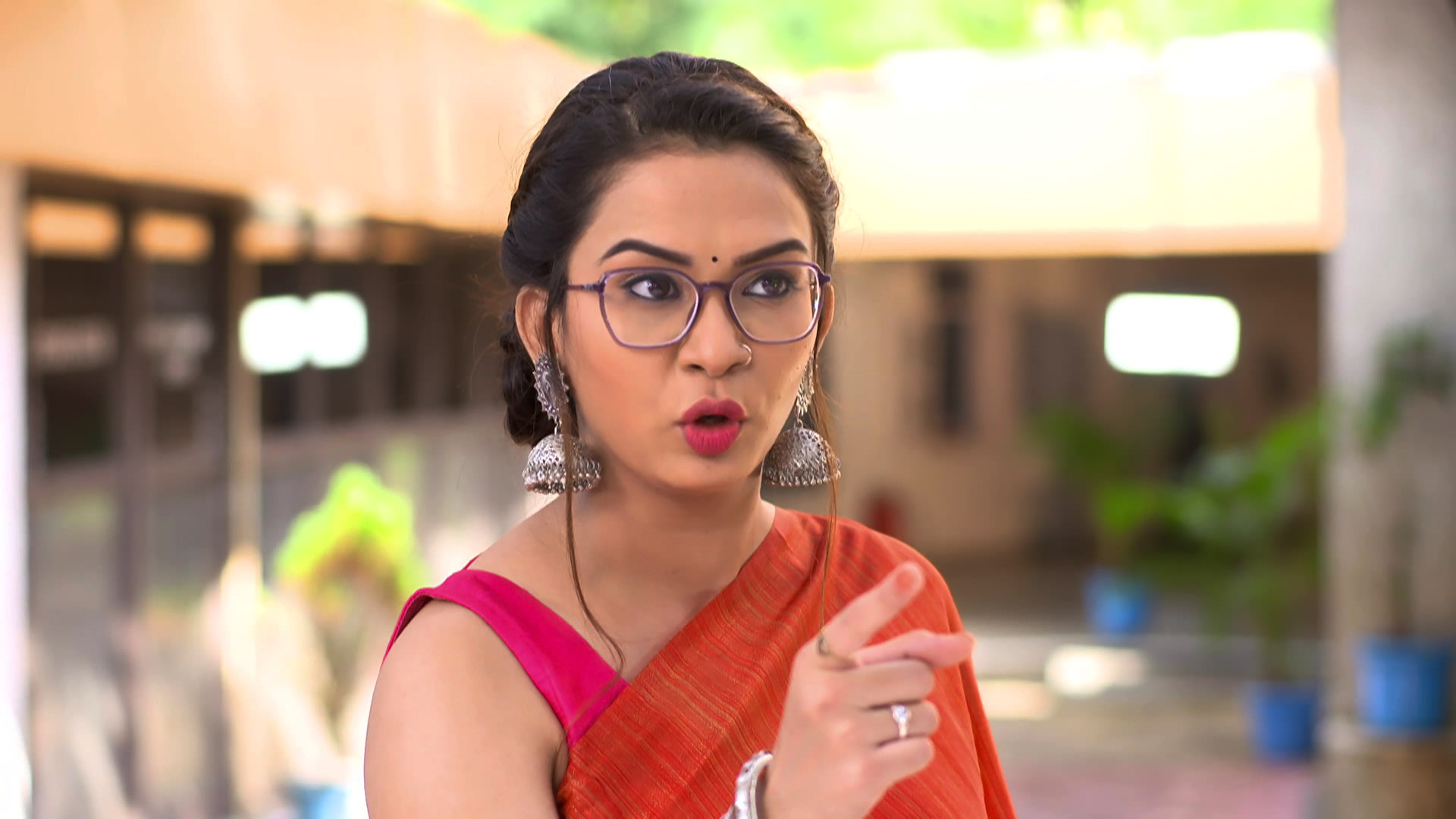 Watch Thipkyanchi Rangoli S1 Episode 60 on JioHotstar
