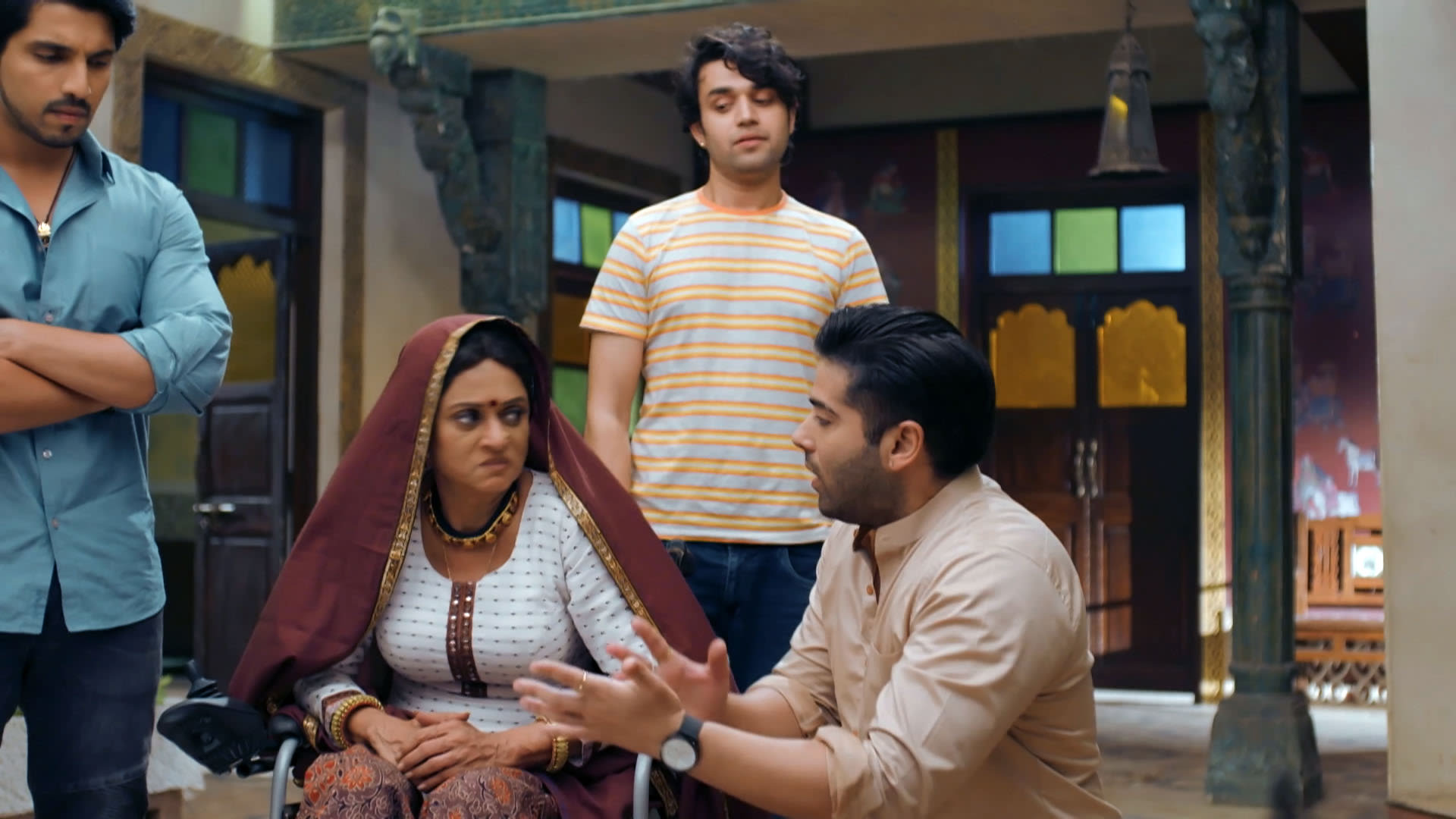 Watch Pandya Store S1 Episode 253 on JioHotstar